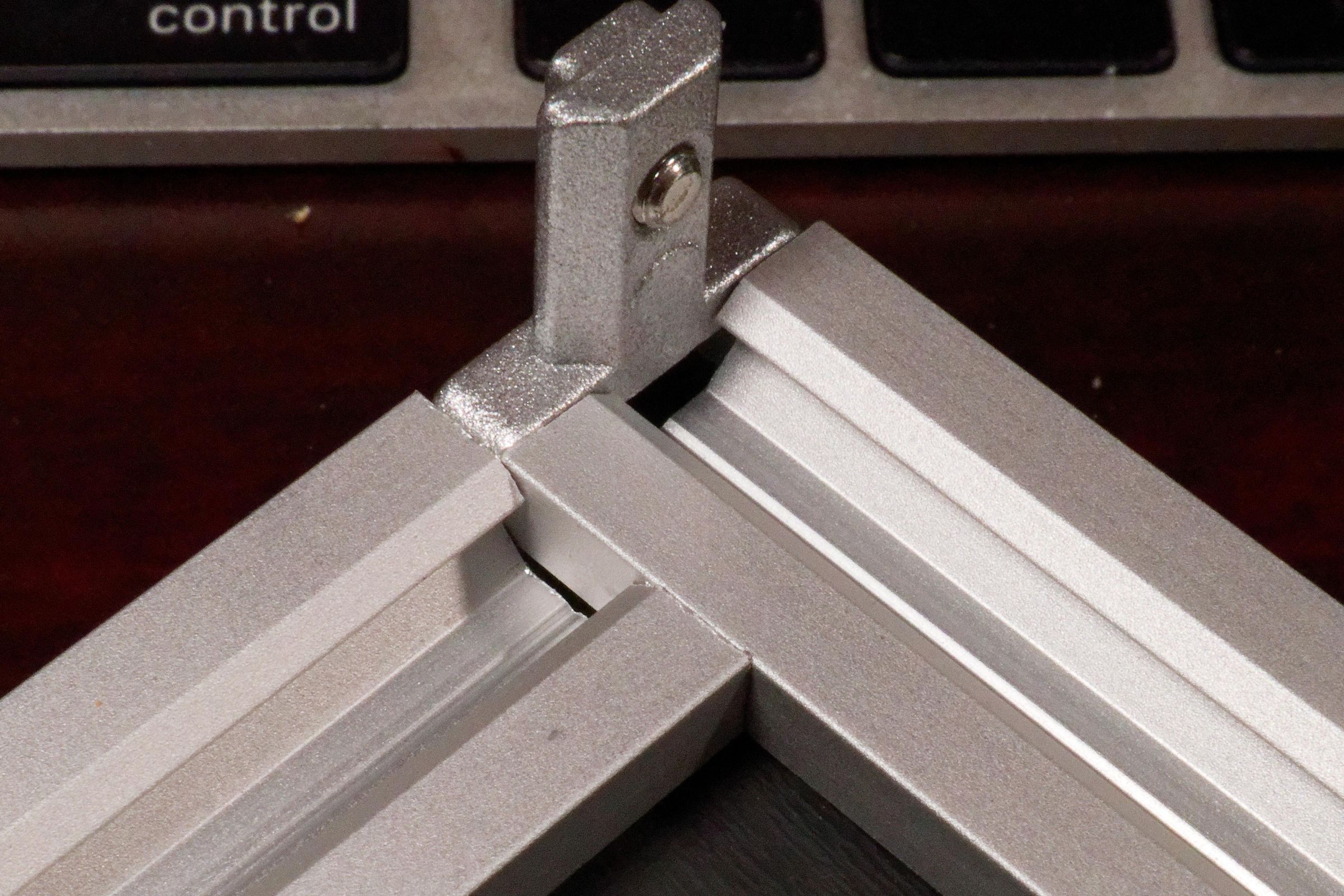 Lets Make a Simple Extruded Aluminum Display Cube. : 13 Steps (with Pictures) - Instructables