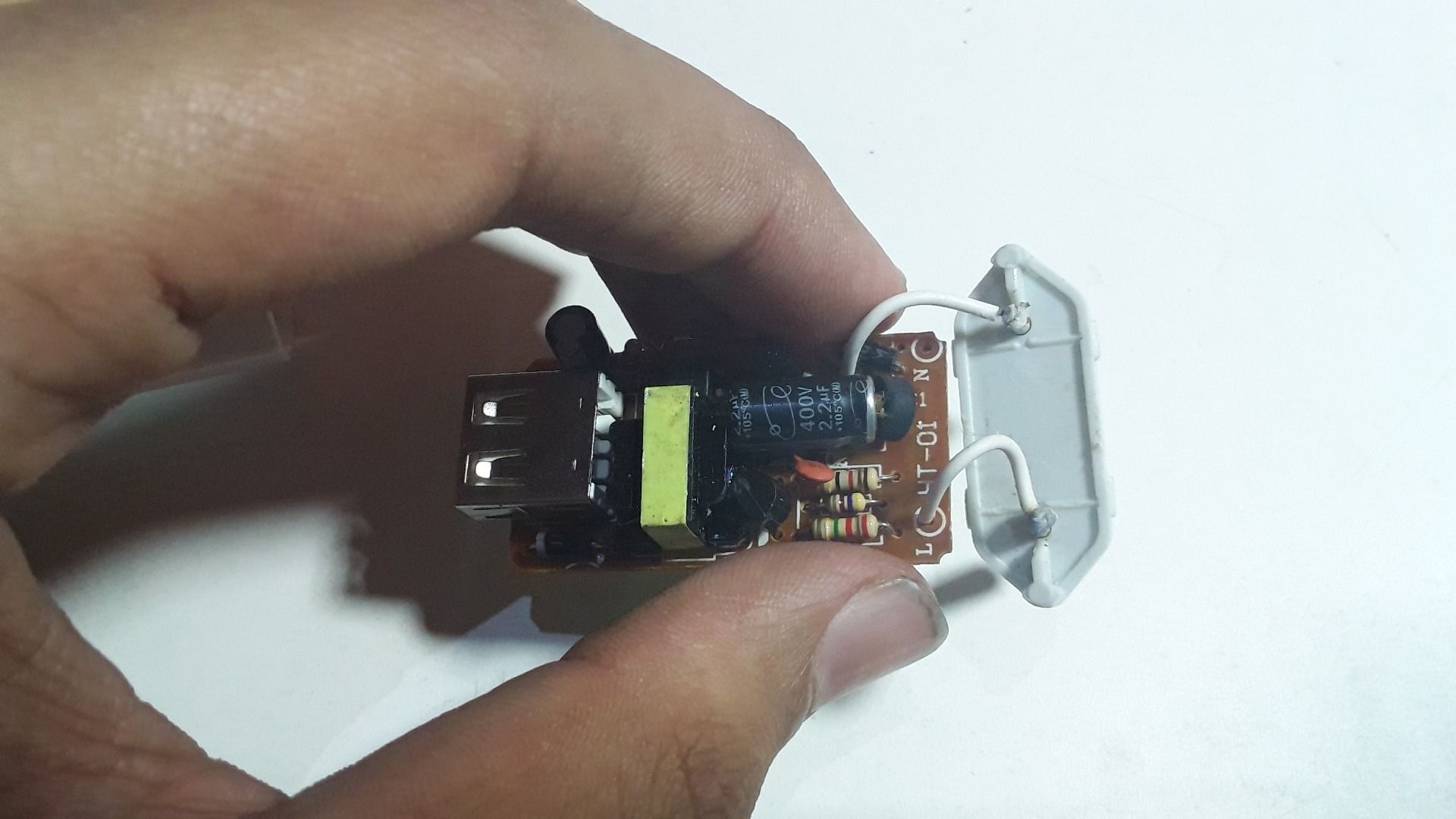 Usb Wall Outlet Hack : 9 Steps (with Pictures) - Instructables