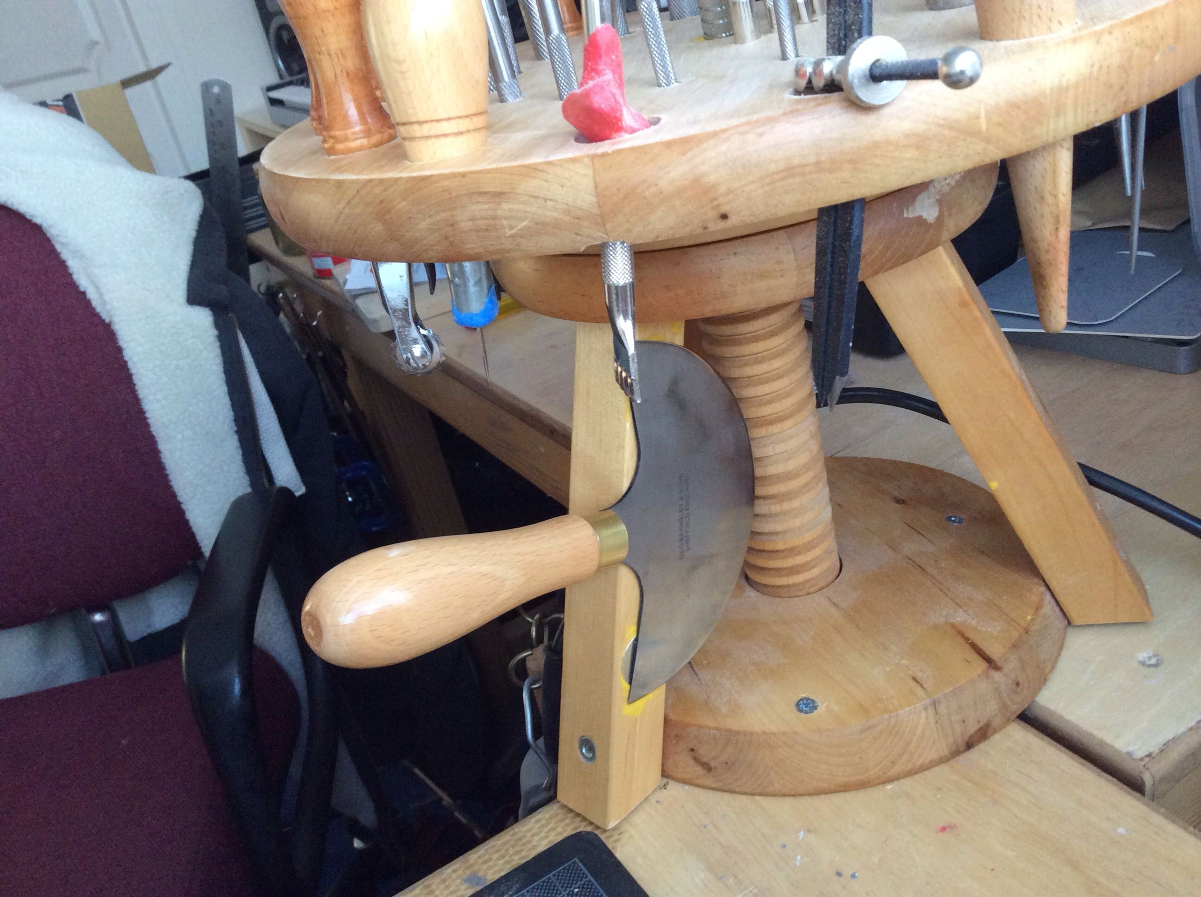 Leatherworkers Tool Carousel : 10 Steps (with Pictures) - Instructables