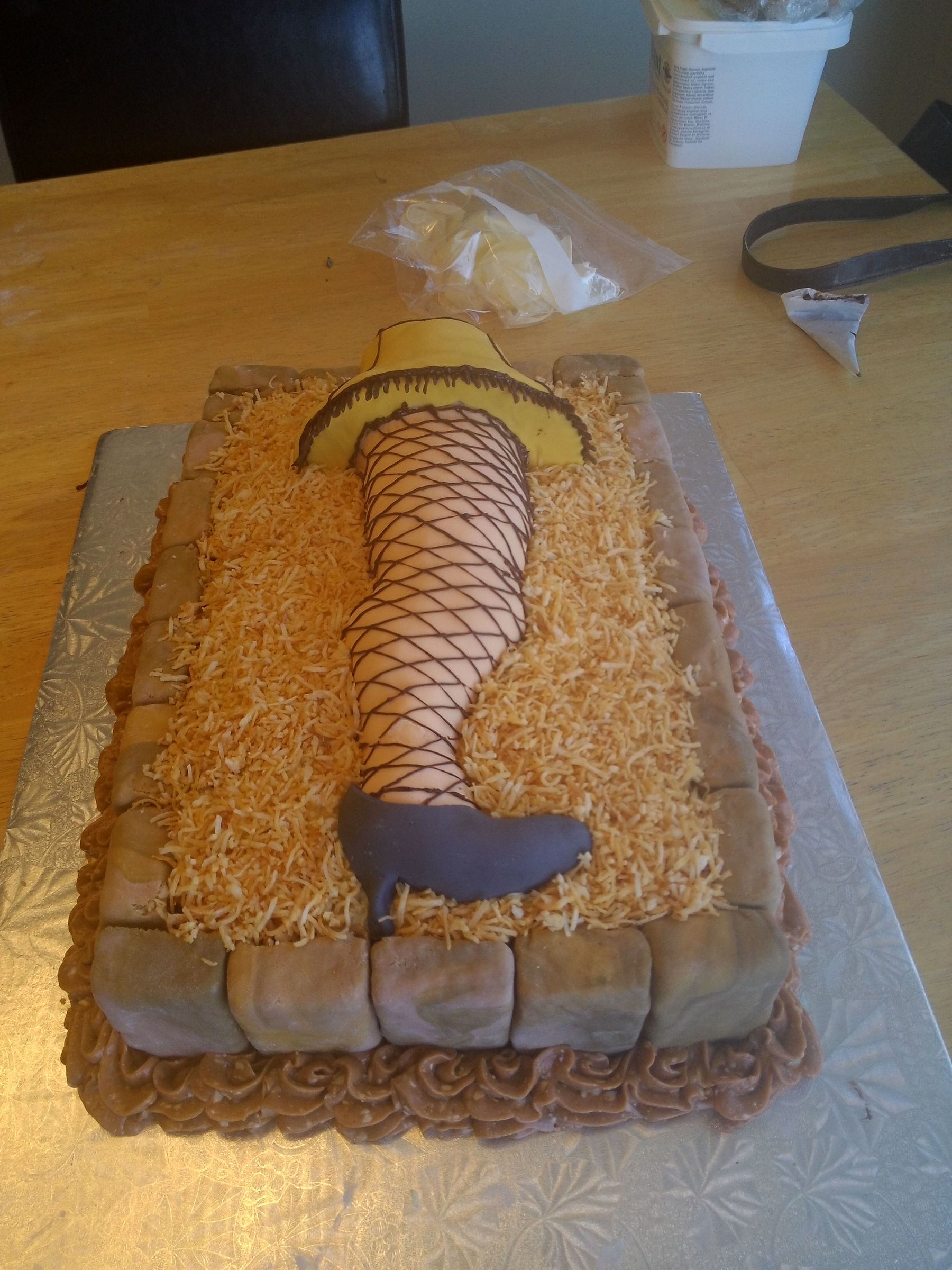 Leg Lamp Cake : 5 Steps (with Pictures) - Instructables