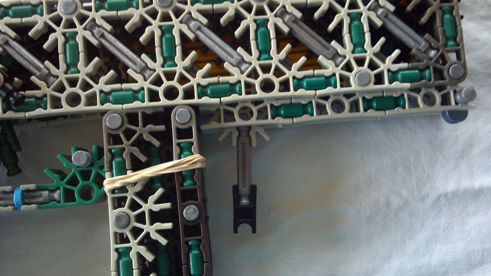 K'nex Machine Pistol: Refuge + Instructions : 5 Steps - Instructables