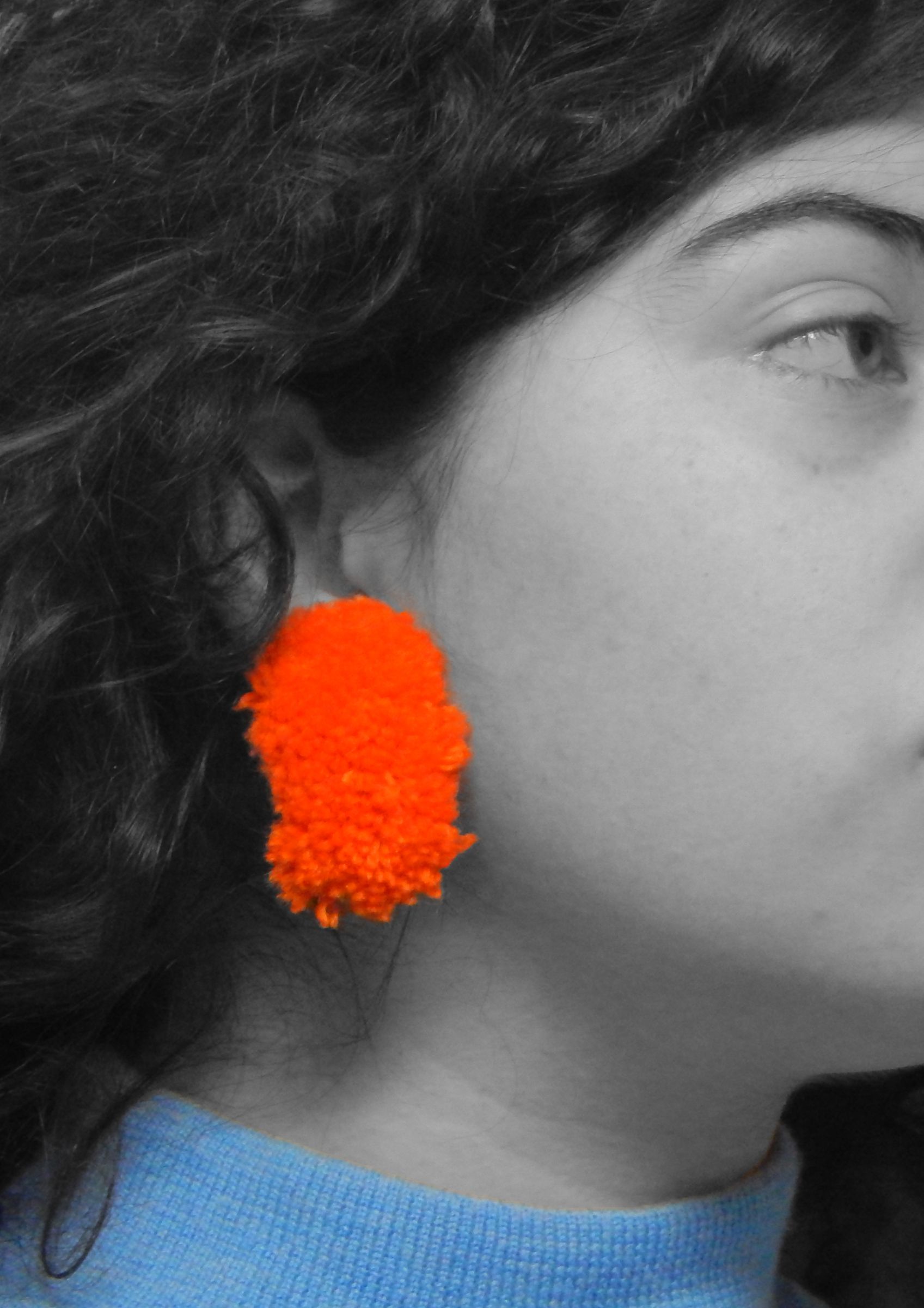 The Best Fuzzy Earring : 4 Steps (with Pictures) - Instructables