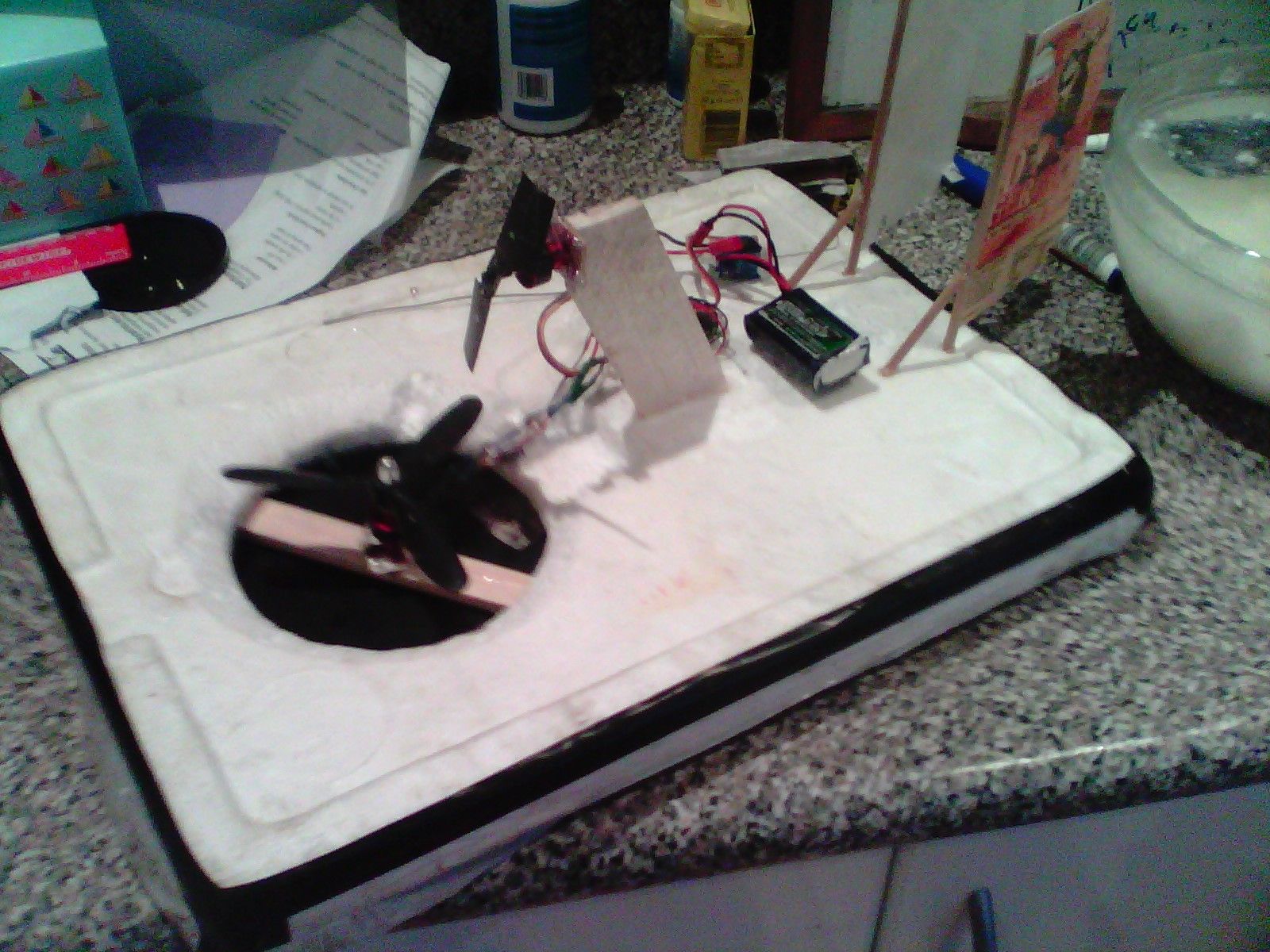 RC Hovercraft Everyone Can Build! : 4 Steps (with Pictures) - Instructables