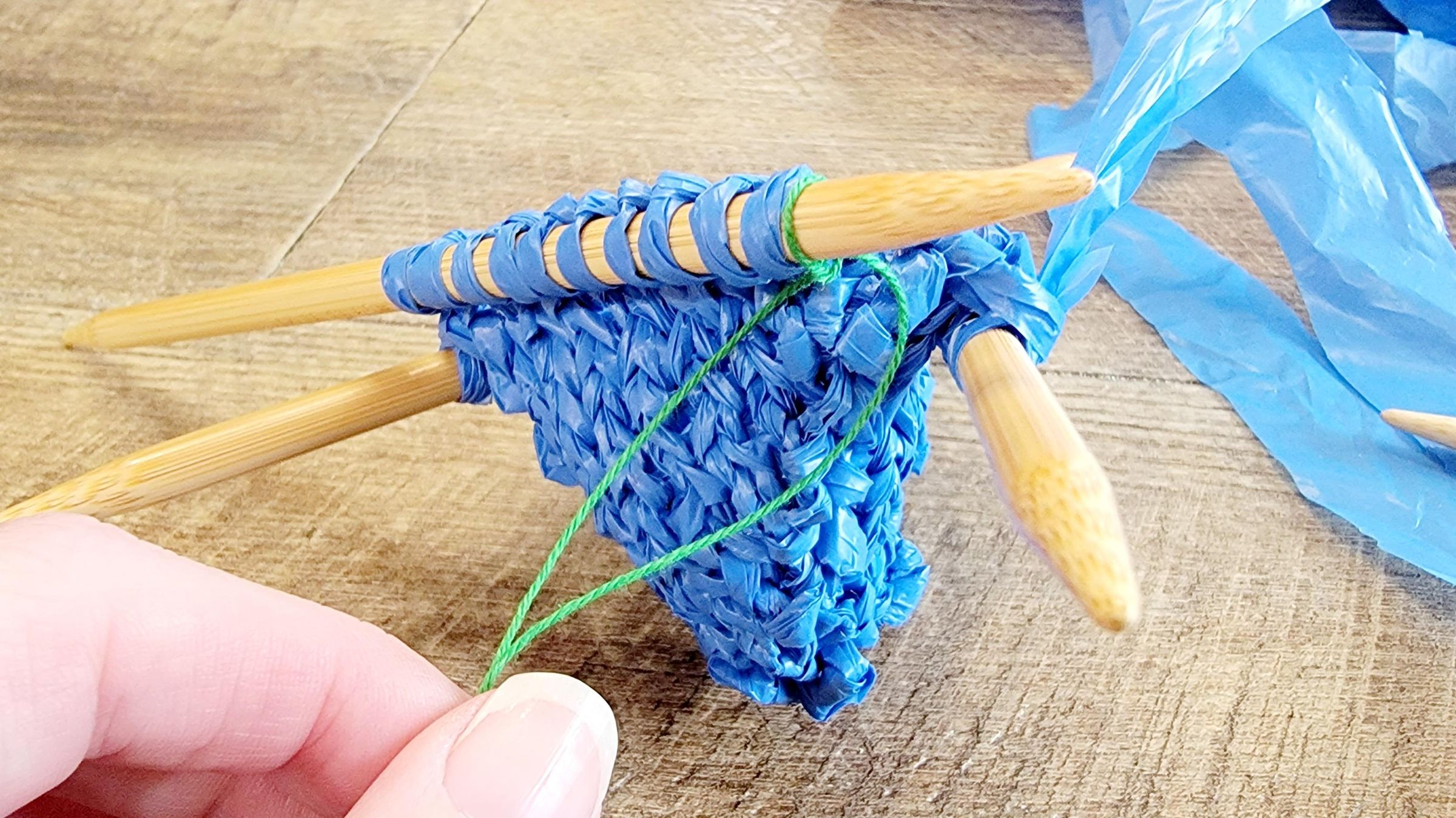 Knit Plastic Bag Ball : 10 Steps (with Pictures) - Instructables