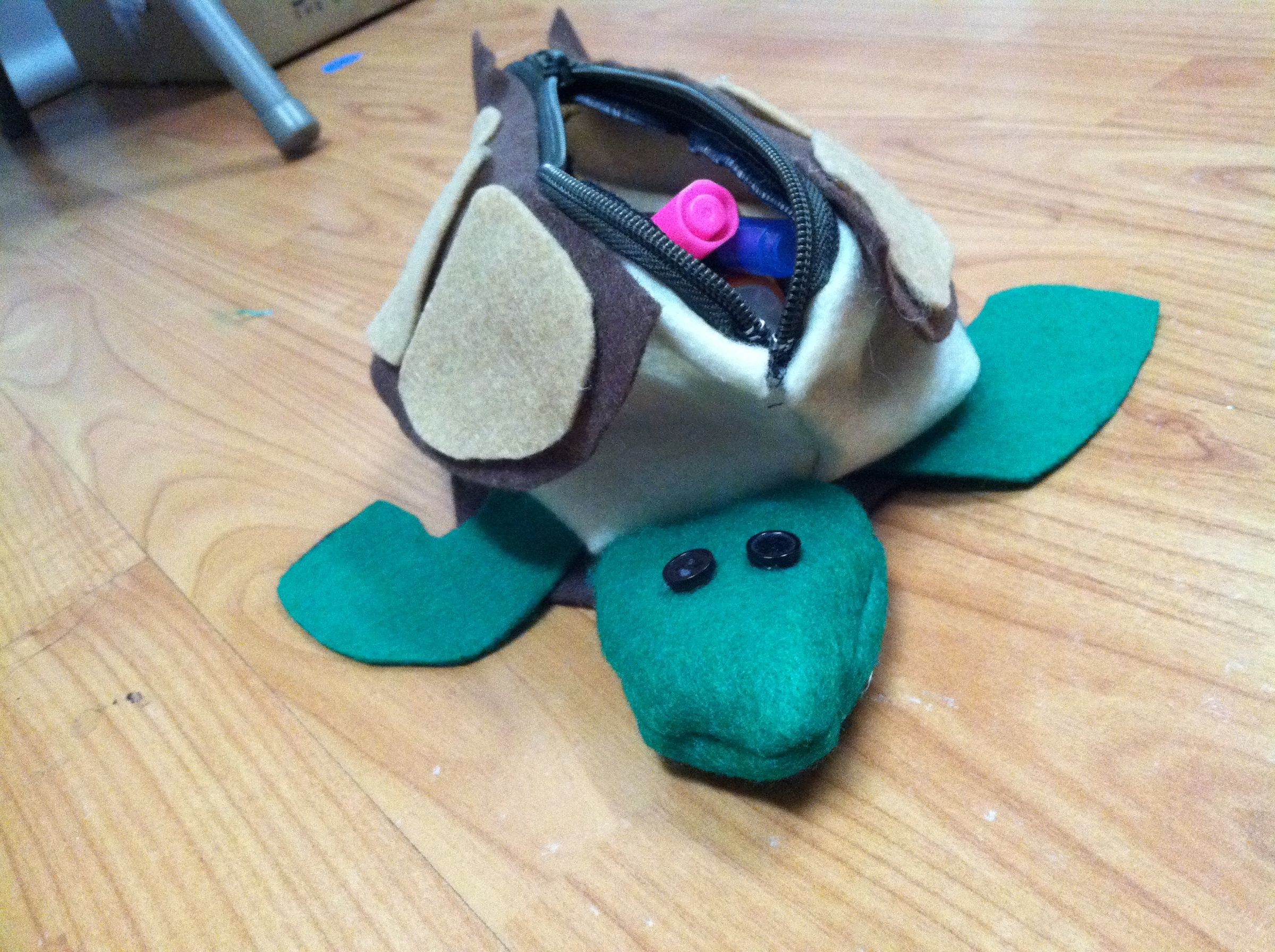How to Make a Turtle Pencil Bag !!! : 11 Steps - Instructables