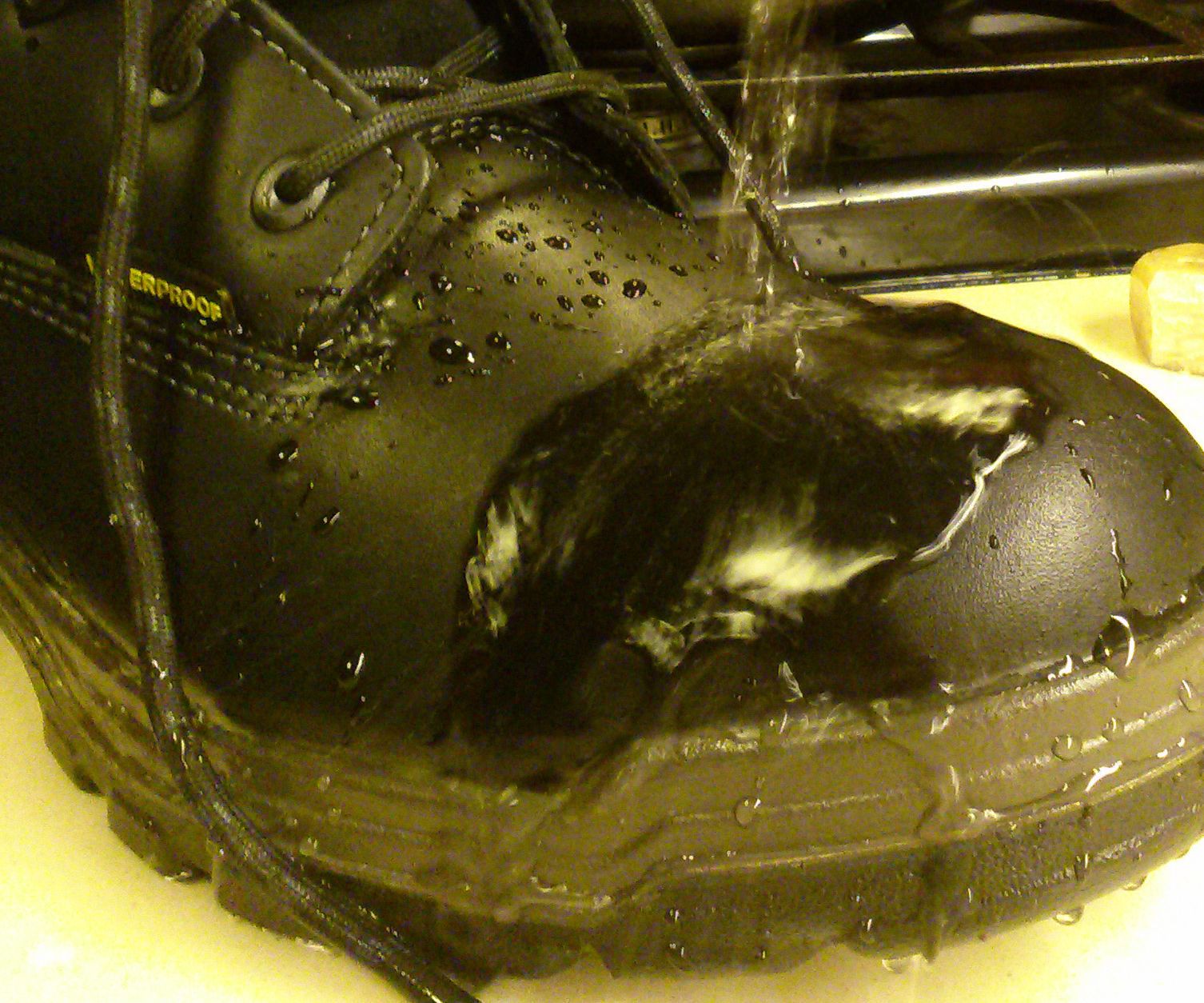 Waterproof Boots With Beeswax : 5 Steps (with Pictures) - Instructables