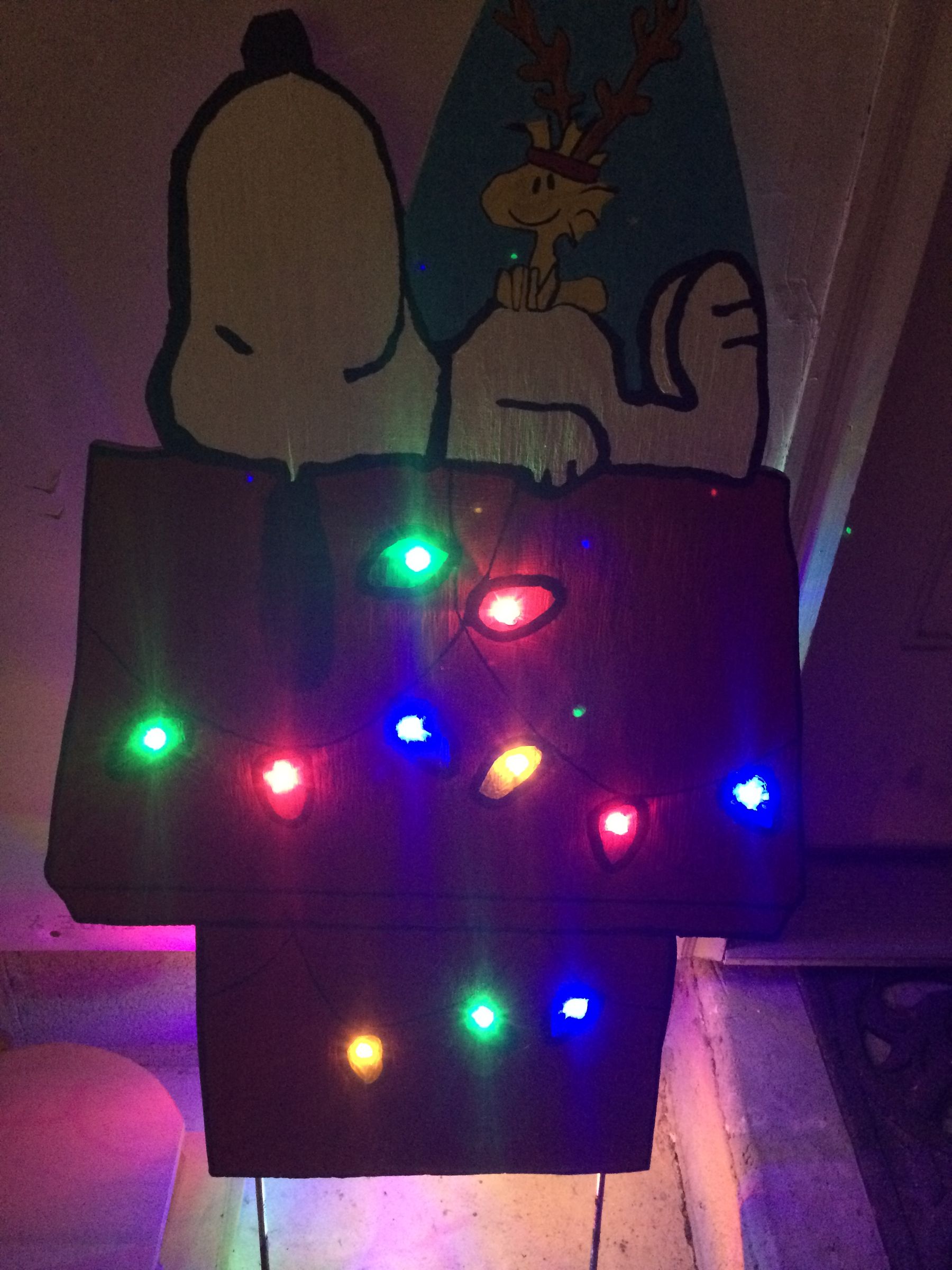 LED Light Up Snoopy Dog House Decoration : 10 Steps - Instructables