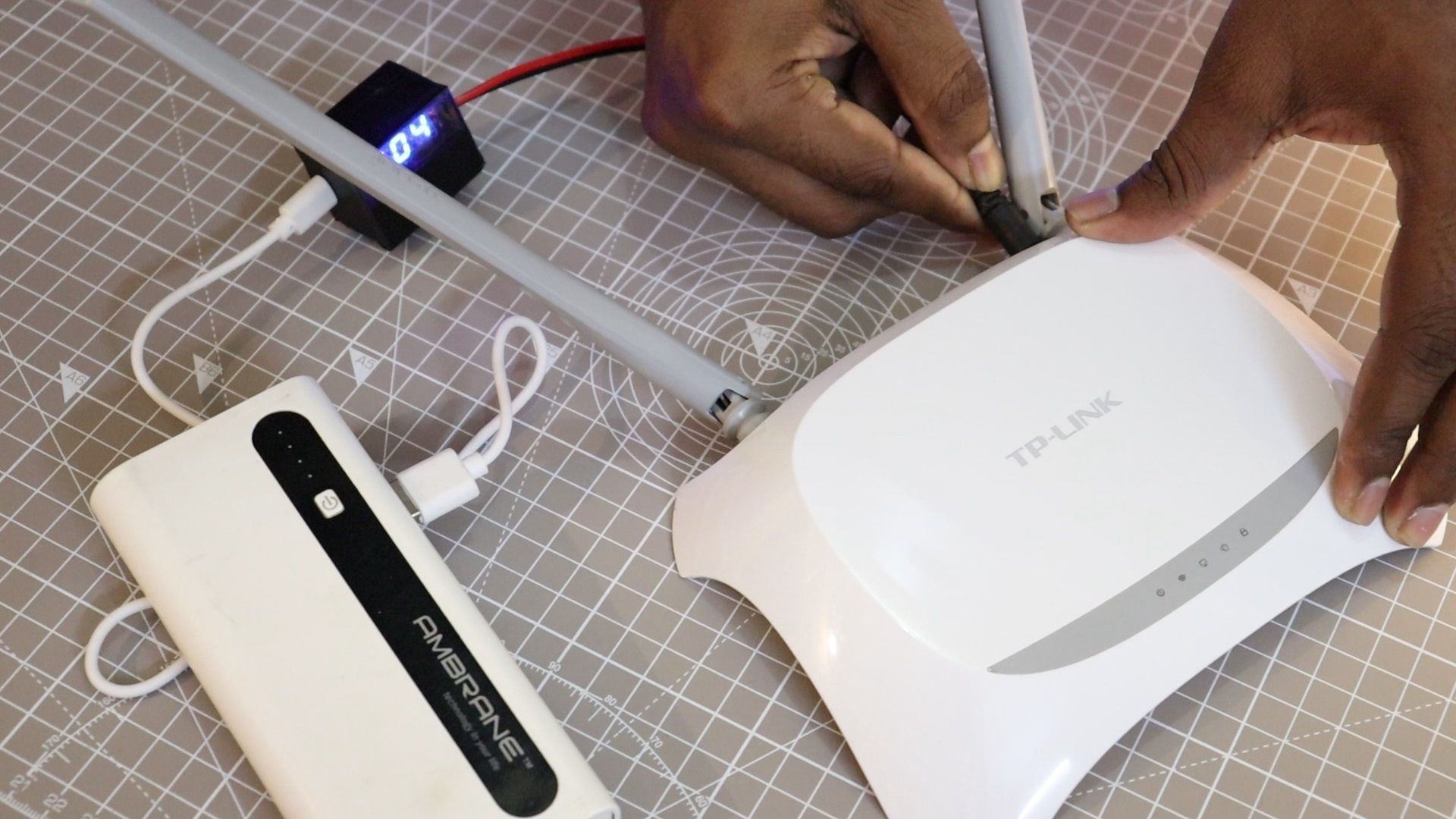 DIY Mini UPS for Wifi Router : 11 Steps - Instructables