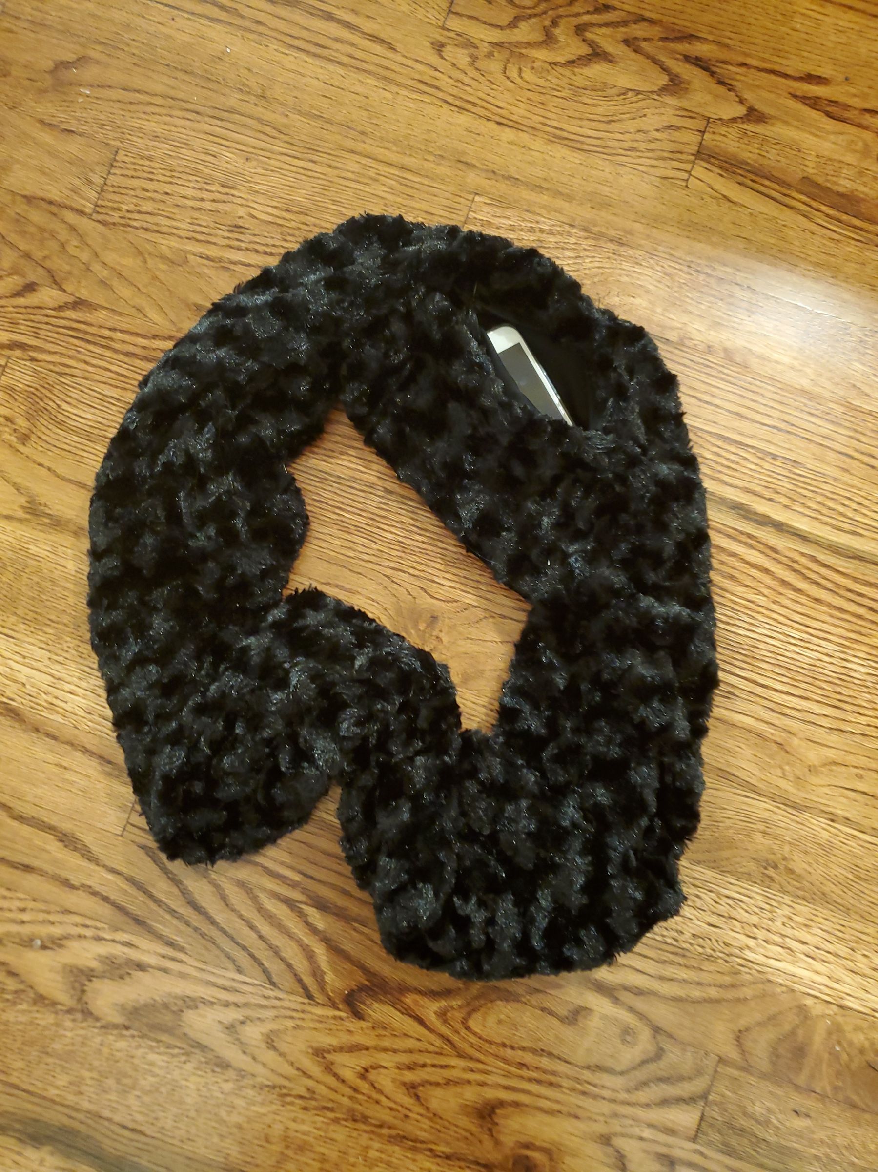 Faux Fur Mobius Infinity Scarf With Hidden Pocket : 10 Steps (with ...