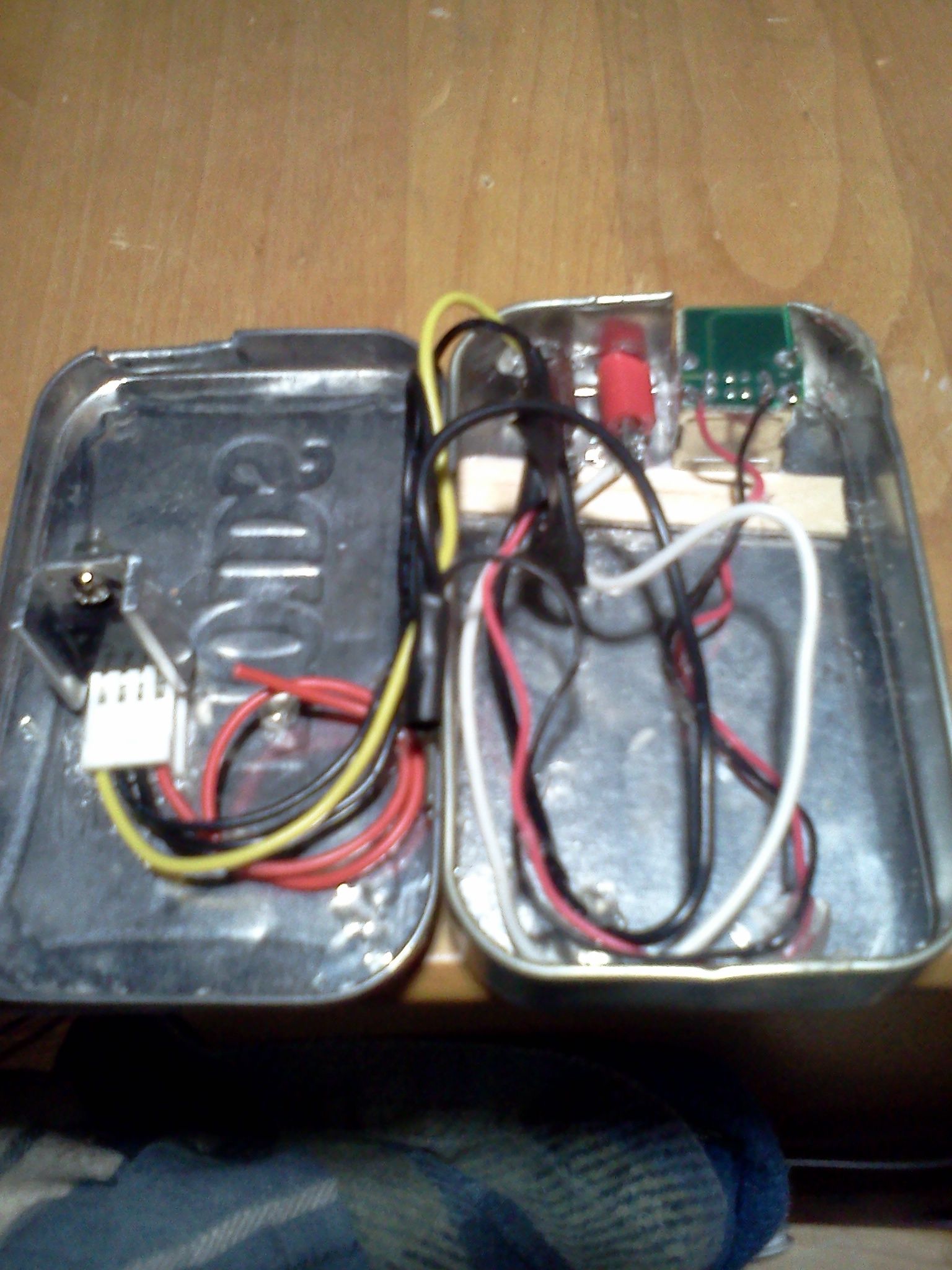Emergency USB Charger : 6 Steps - Instructables