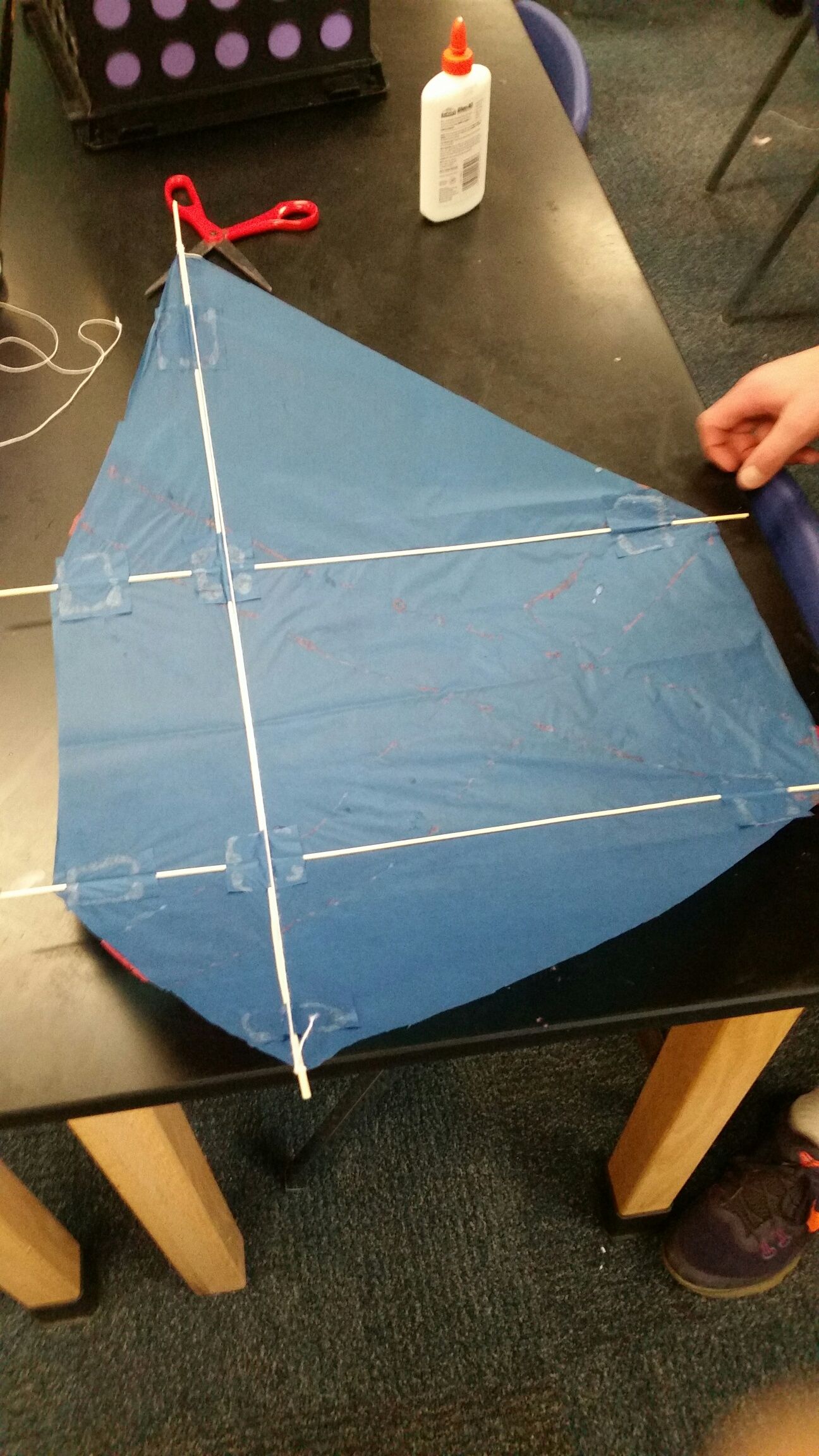 Chip and Dale Barndoor Kite : 9 Steps - Instructables