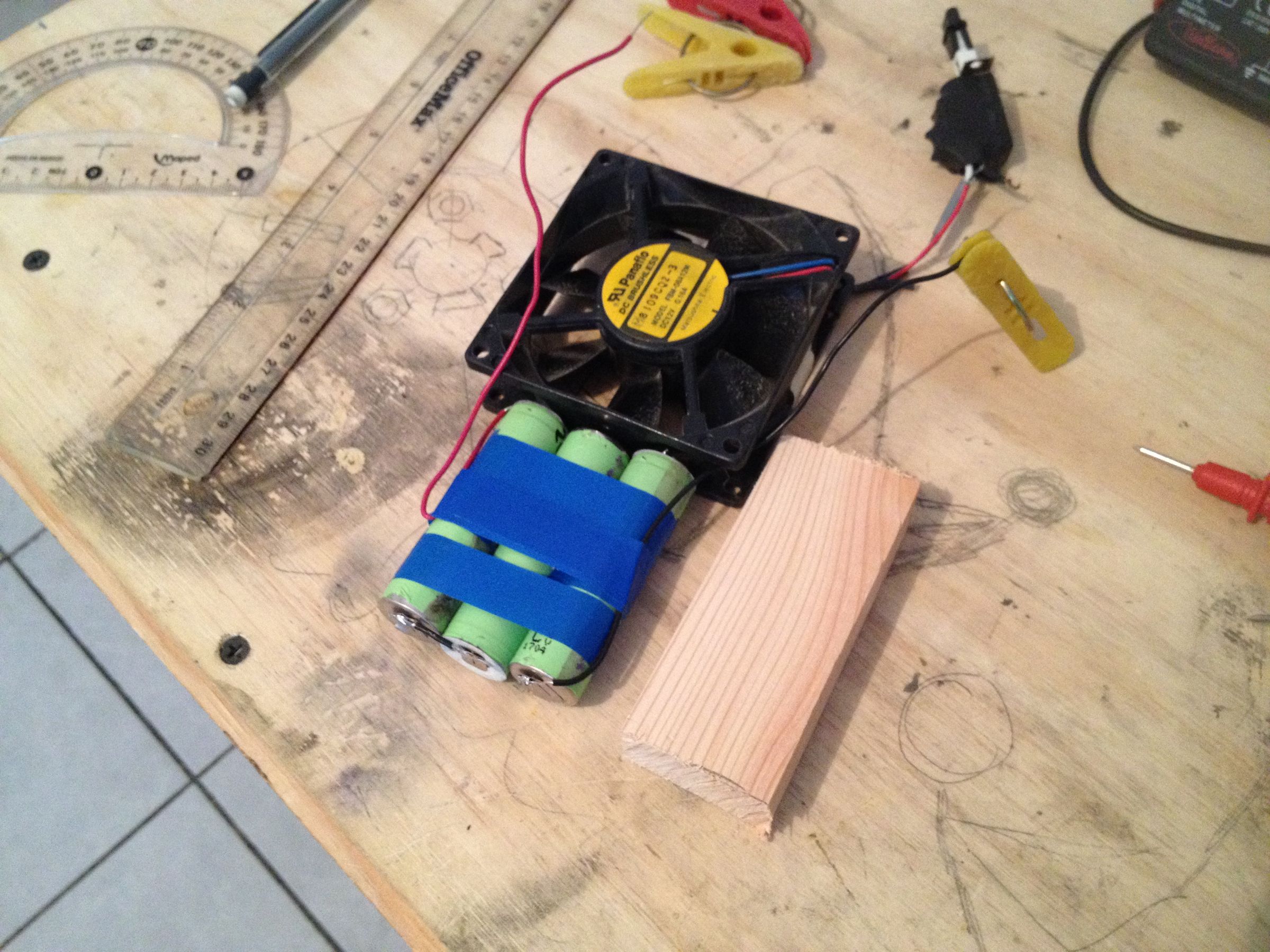 Free Battery Powered Fan With 20 Hour Life : 4 Steps - Instructables