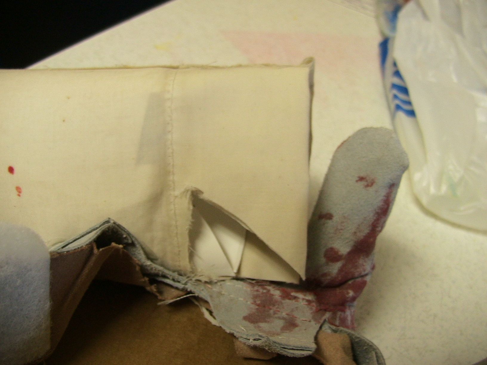 The Living Severed Hand! : 9 Steps (with Pictures) - Instructables