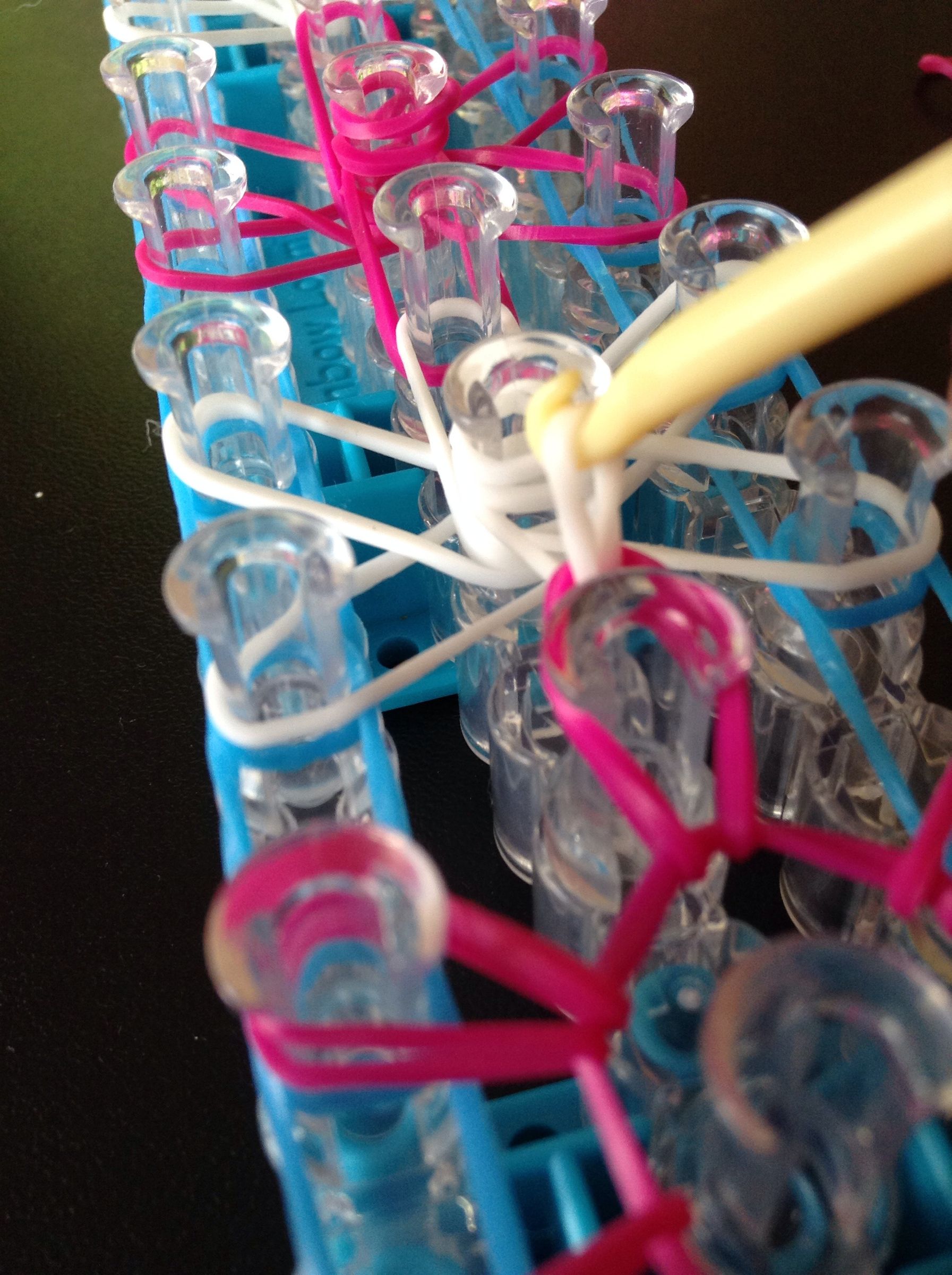 Rainbow Loom: Starburst : 9 Steps (with Pictures) - Instructables