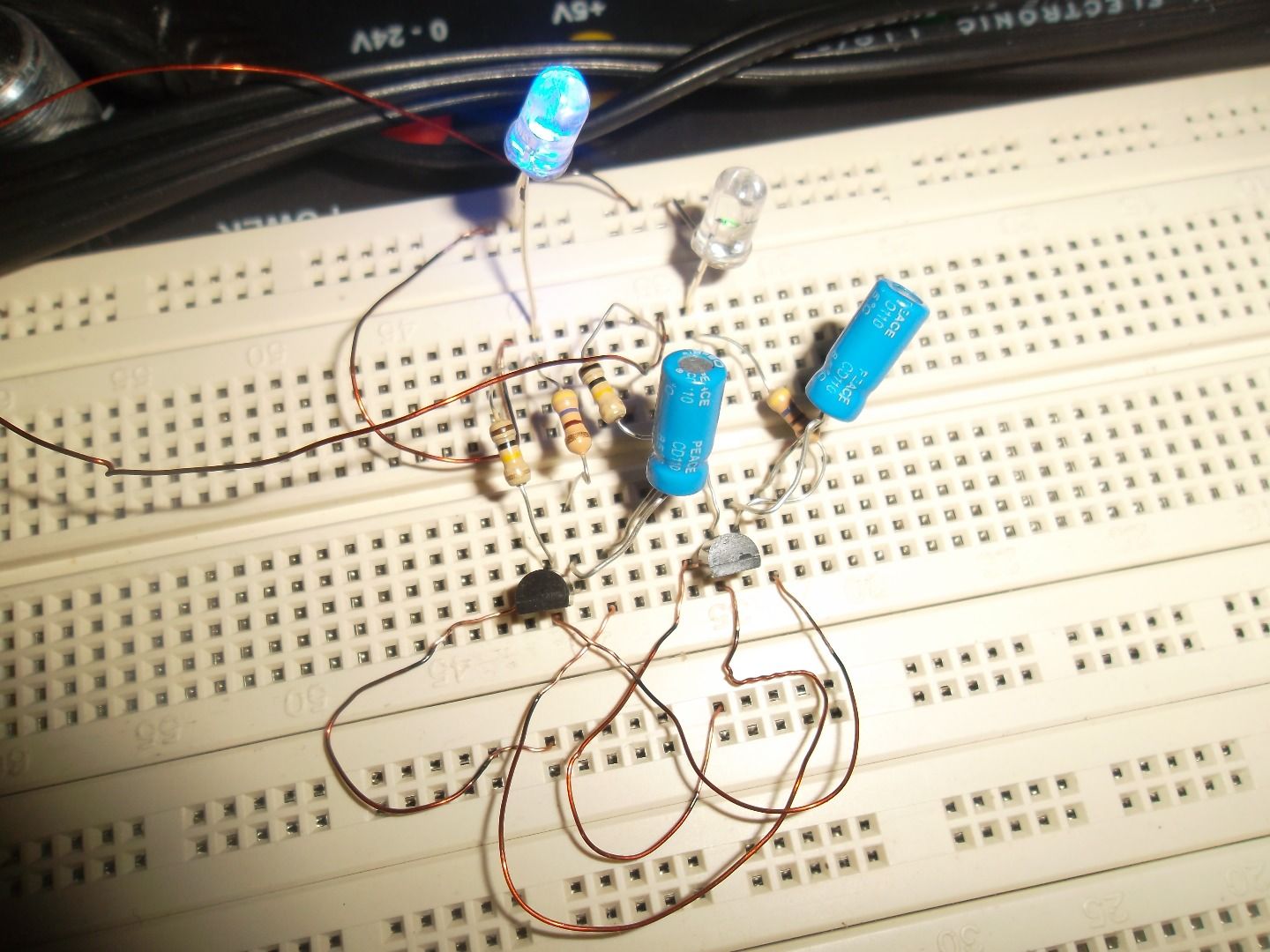 Dual LED Flasher : 6 Steps (with Pictures) - Instructables