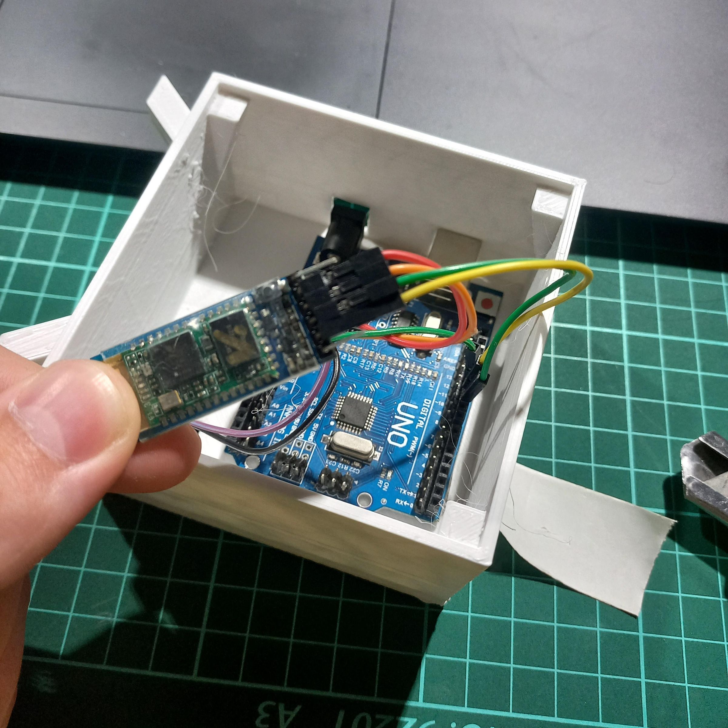 Build Your Own Retro Game Console in the Shape of a Vintage Portable TV ...