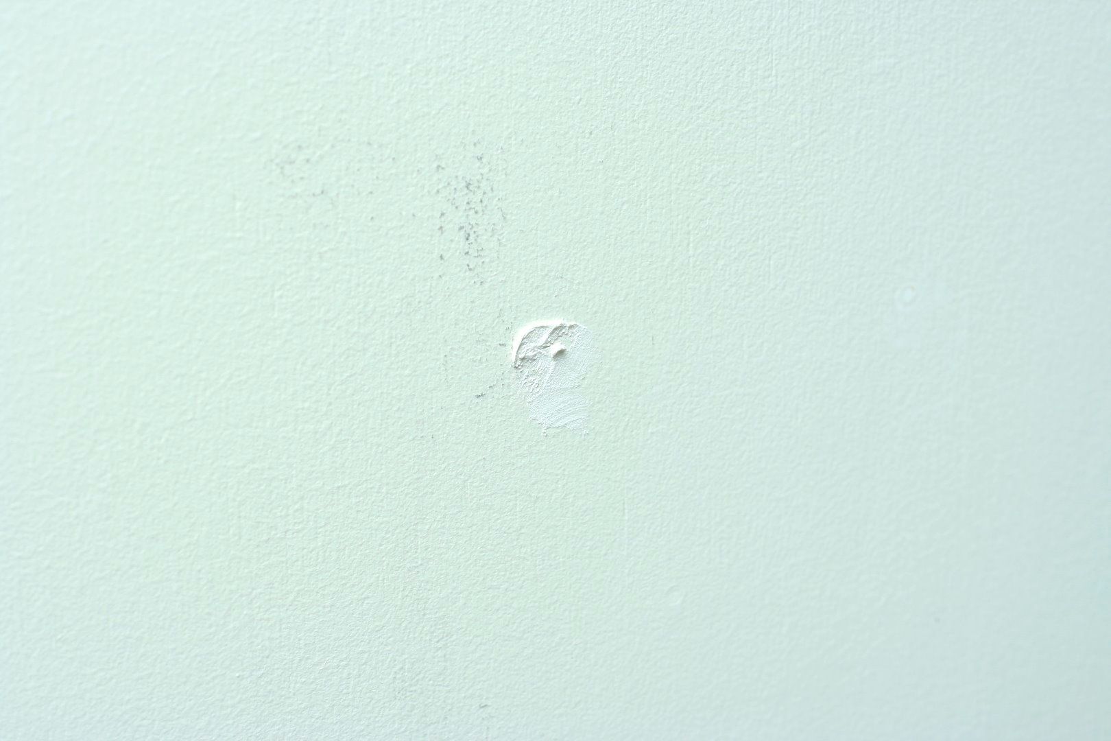 Patch a Screw Hole : 5 Steps (with Pictures) - Instructables
