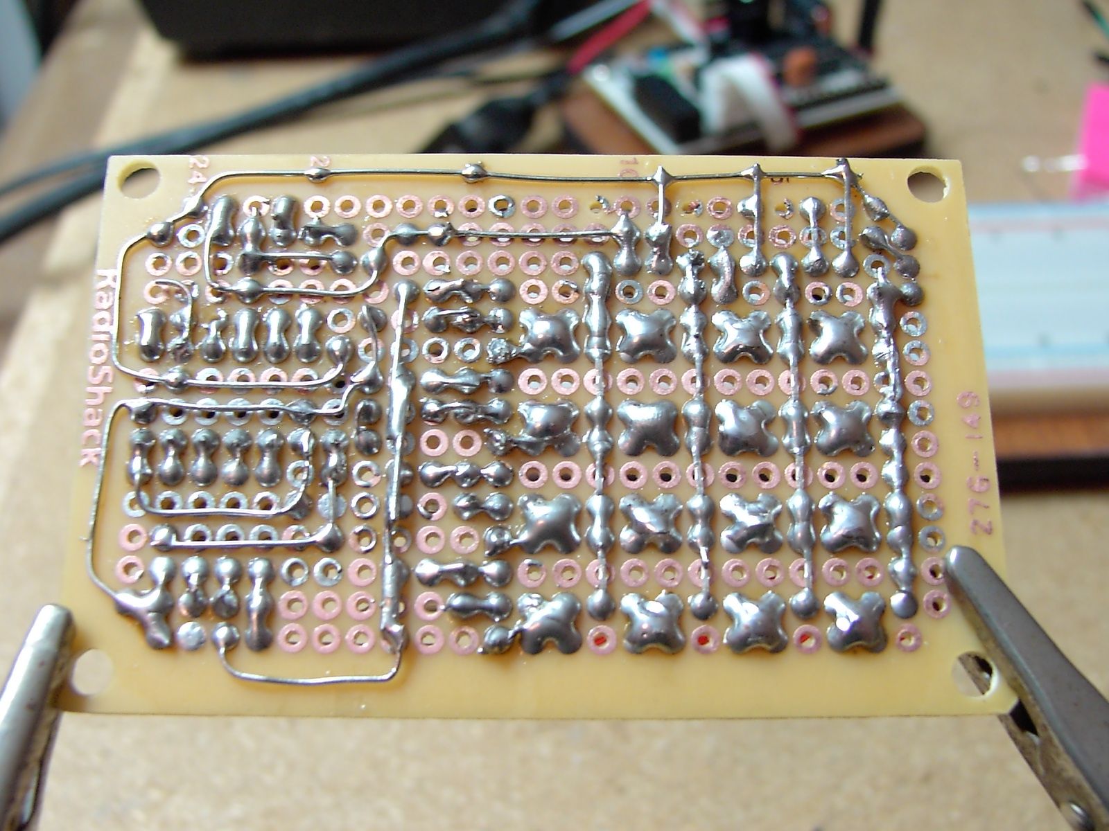 Single Chip, 2 Wire 4x4 LED Matrix - Instructables