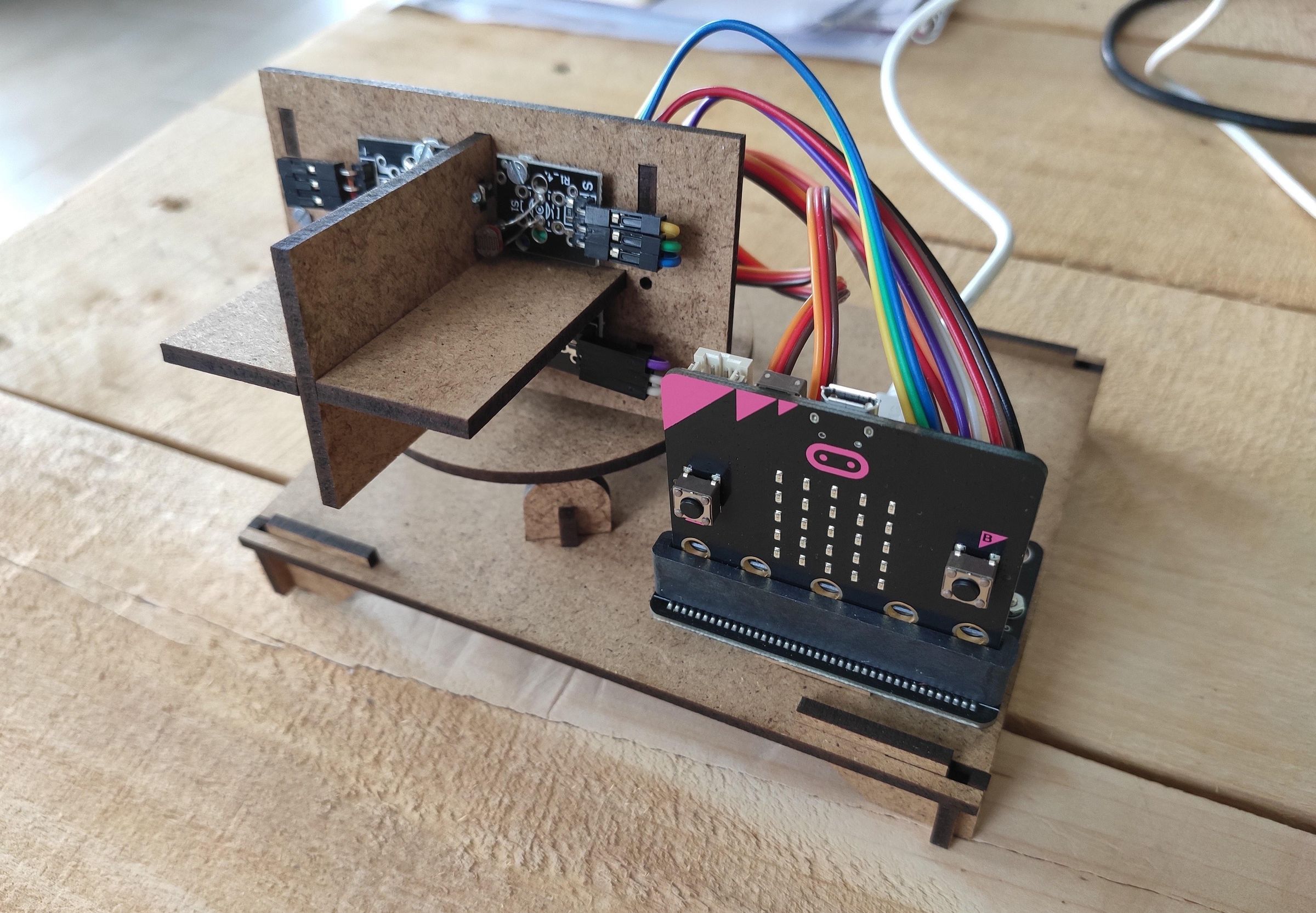 Micro:bit Solar Tracker : 5 Steps (with Pictures) - Instructables