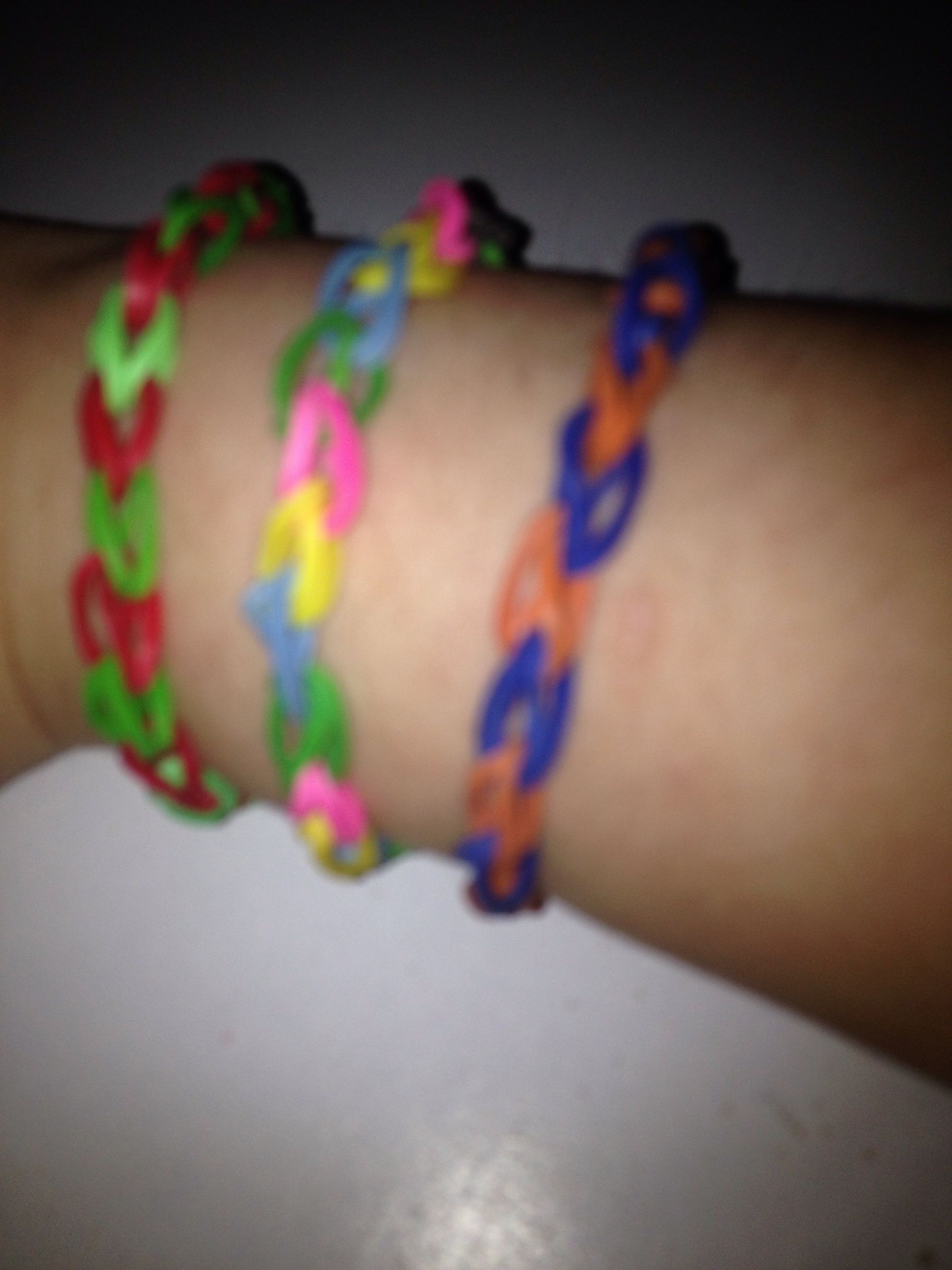 Make a Rainbow Loom Single Chain Bracelet on the Loom : 9 Steps ...