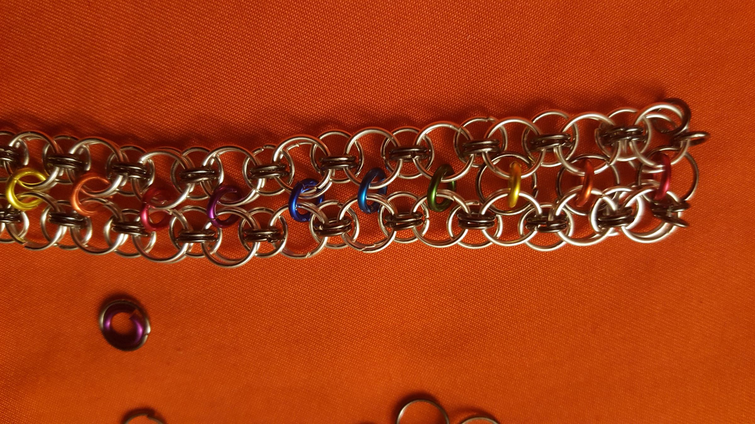 Chainmaille Bracelet : 7 Steps (with Pictures) - Instructables