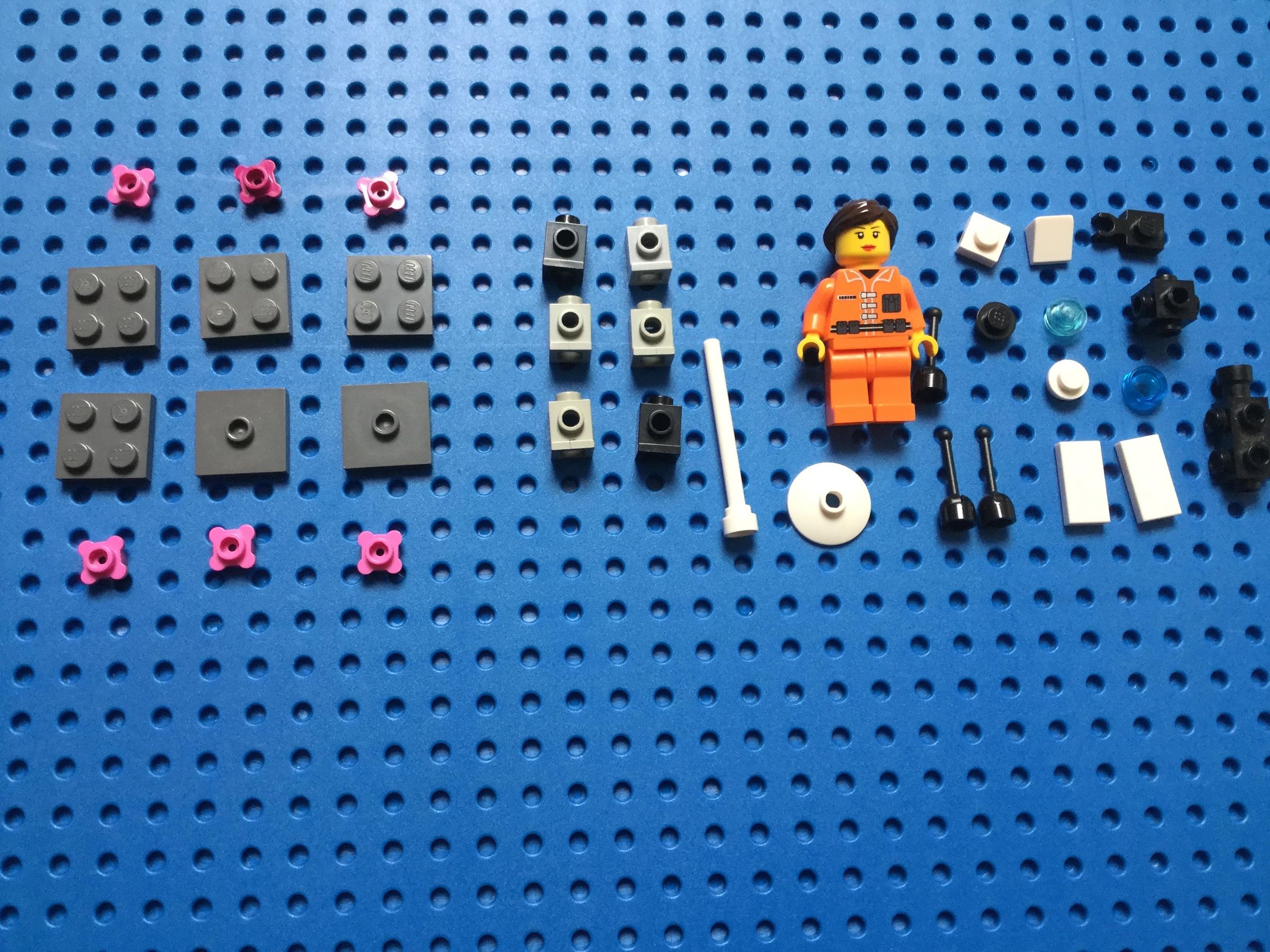 Lego Portal Gun, Chell Figure and Companion Cube : 4 Steps - Instructables