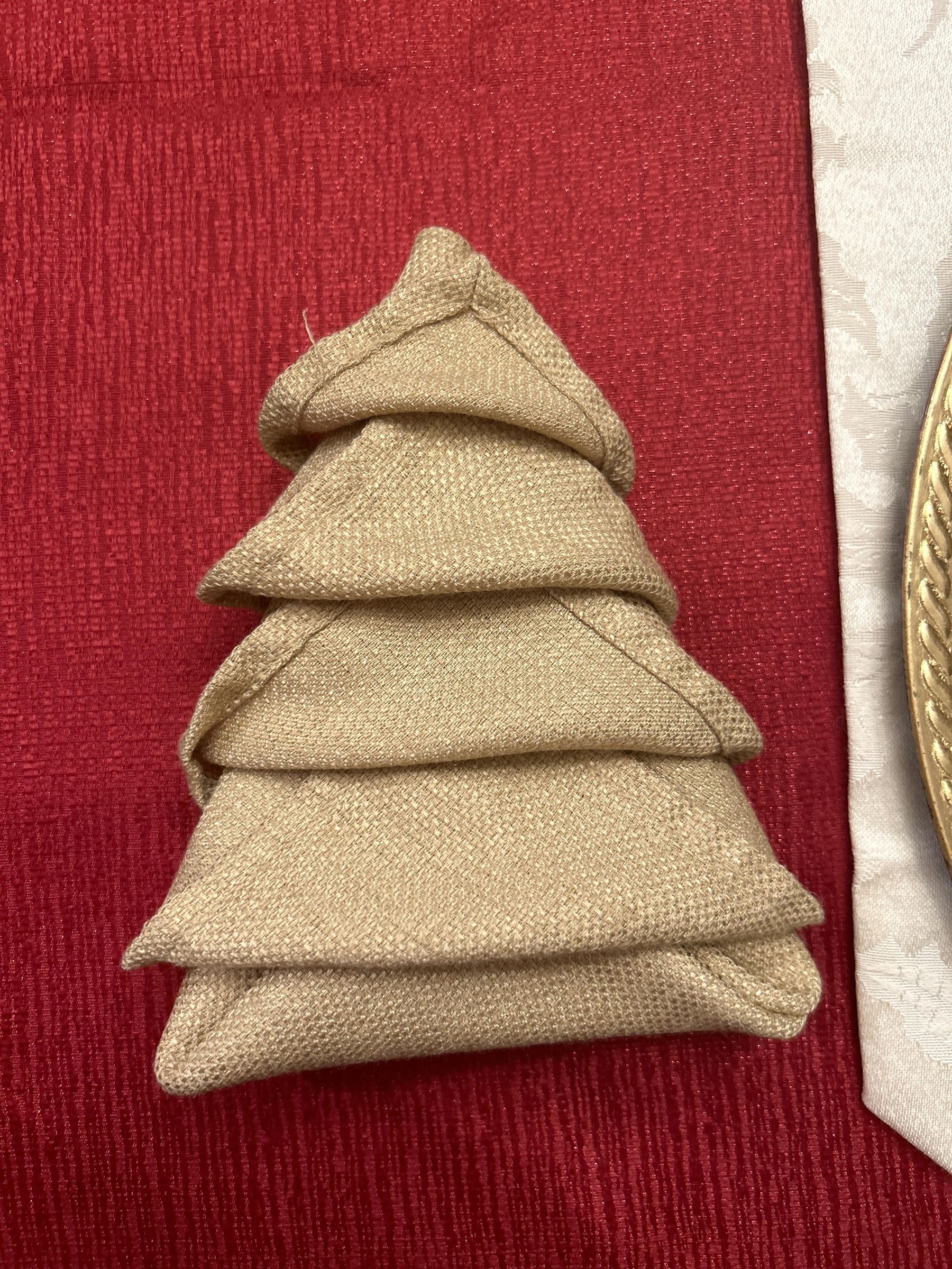 Christmas Tree Napkin Fold : 10 Steps (with Pictures) - Instructables