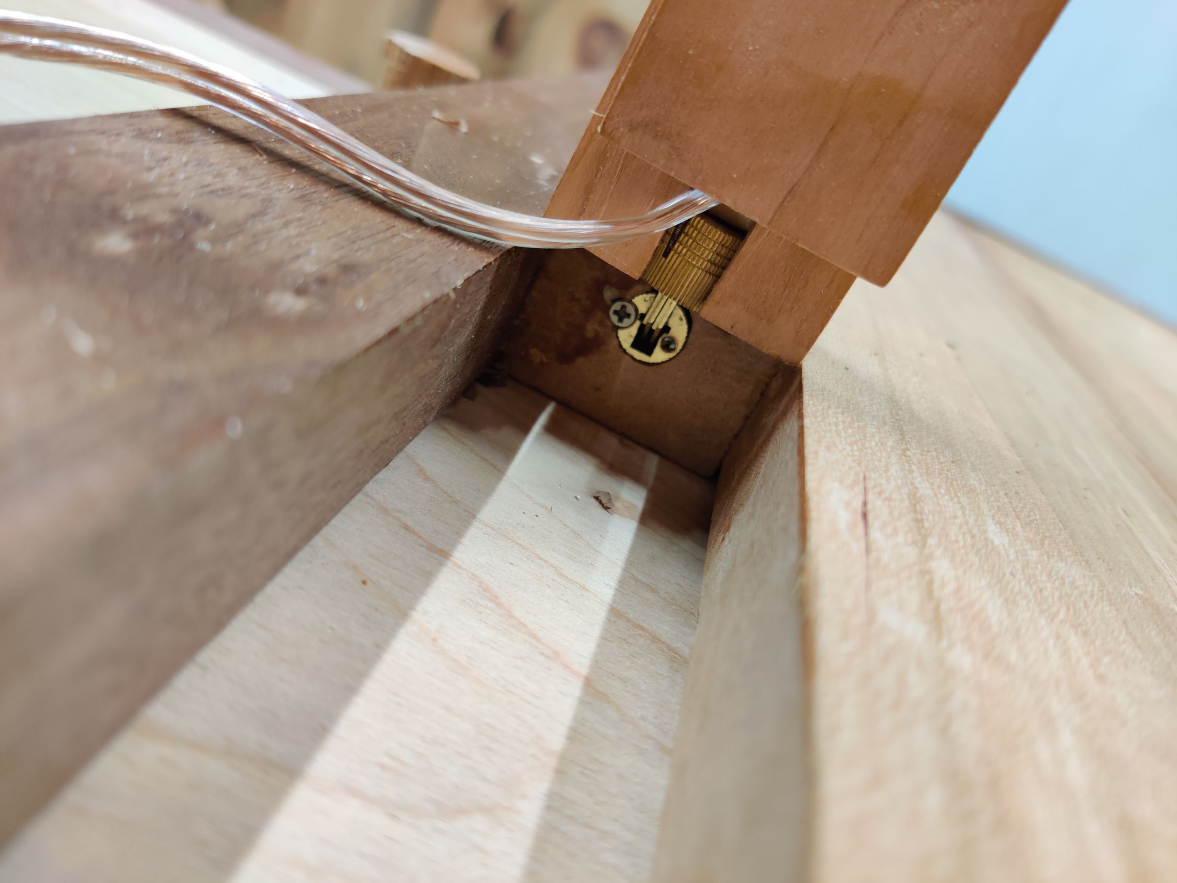 Table With Hidden Lamp : 11 Steps (with Pictures) - Instructables