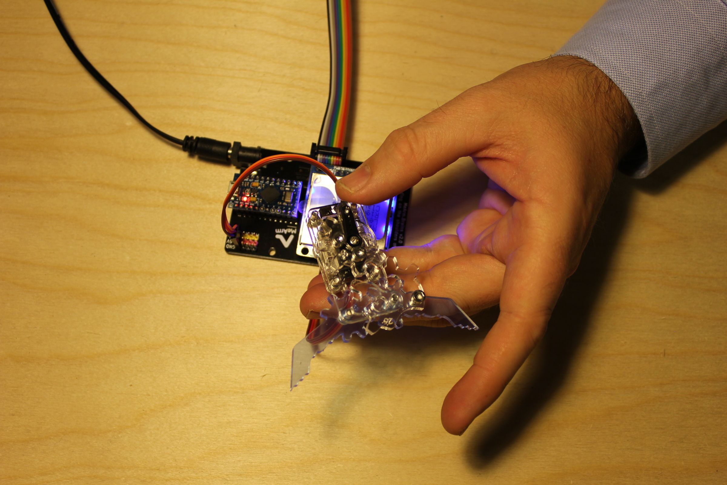 MeArm V1.1 - Tiny Open Source Robot Arm - Arduino, Raspberry Pi, Micro:bit Compatible : 18 Steps ...
