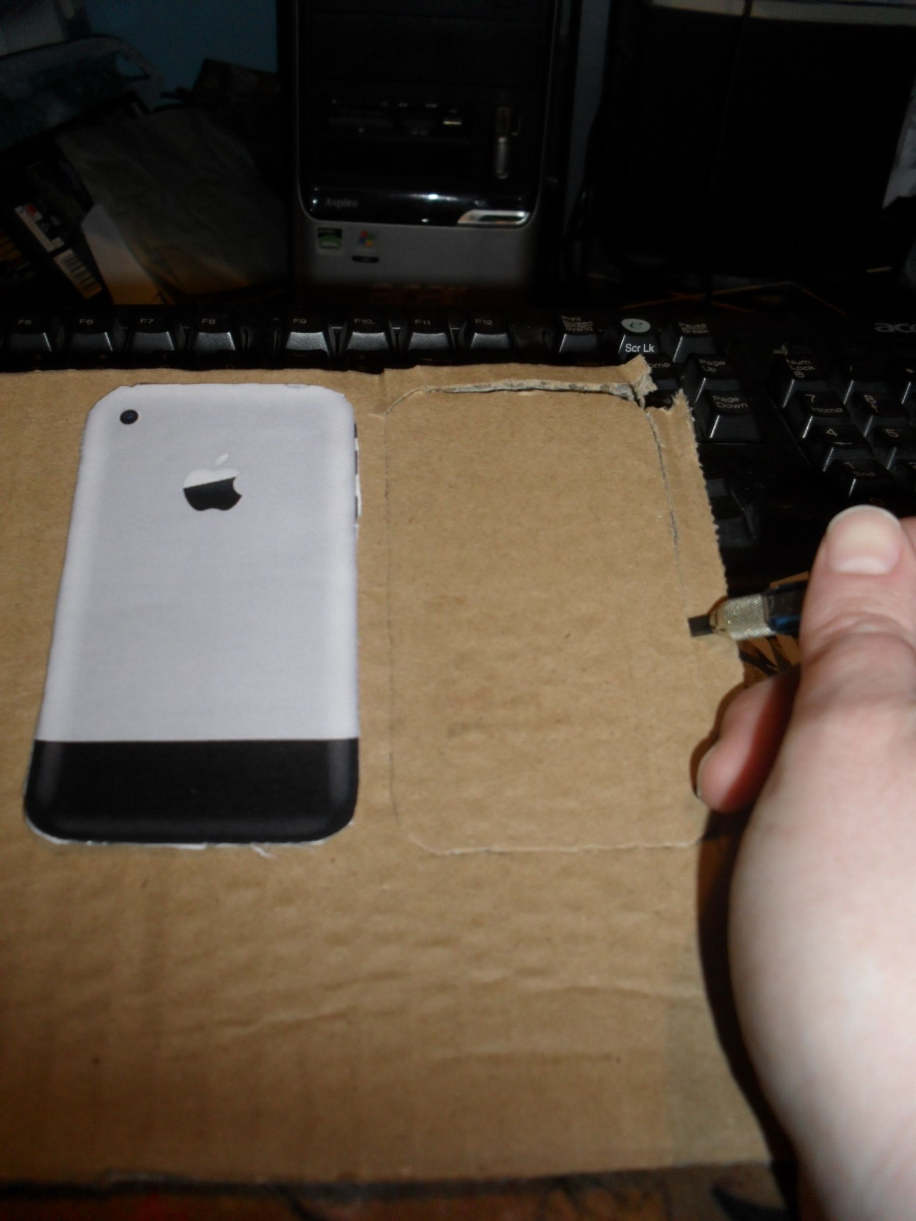 Cardboard Props: How to Make a Prop IPhone or IPad : 8 Steps ...