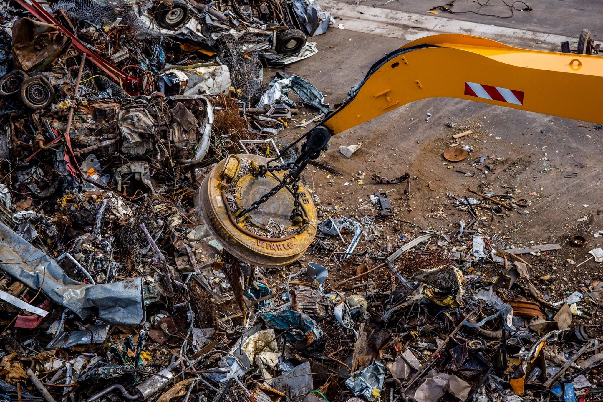 Simple Electromagnet : 6 Steps (with Pictures) - Instructables