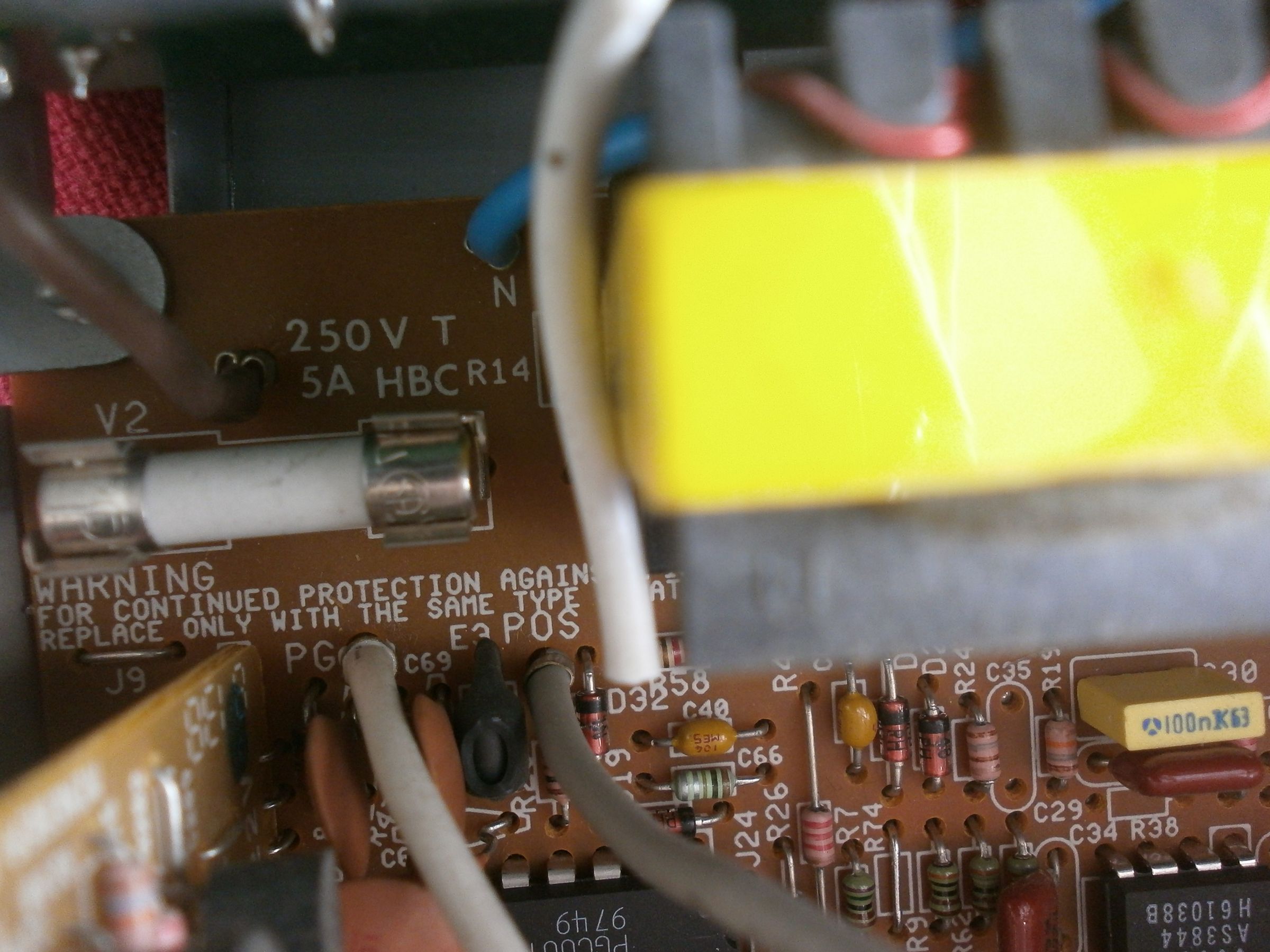 How to Identify and Replace a Blown Fuse : 4 Steps - Instructables