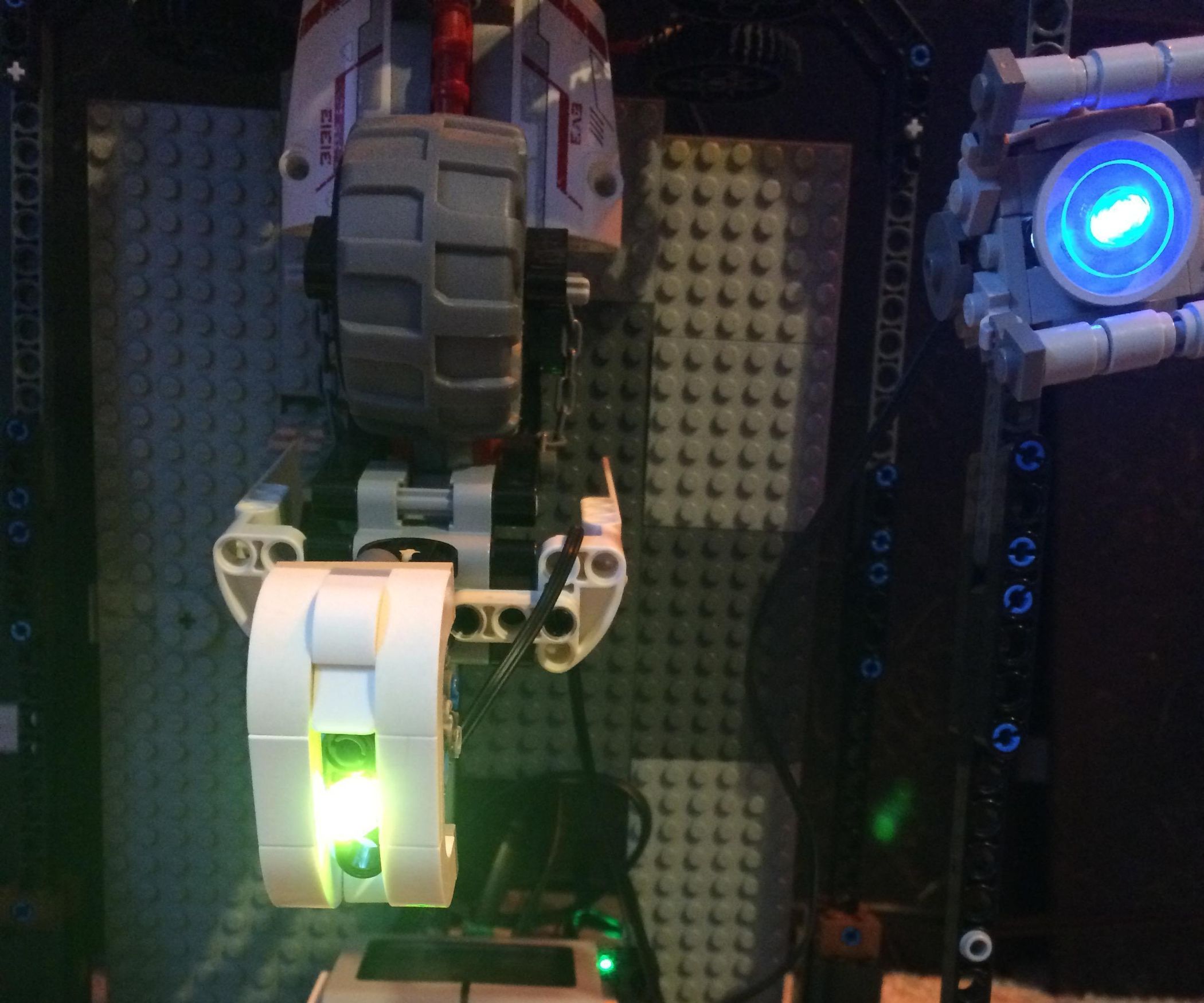 LEGO GLaDOS EV3 Using Simple Machines : 7 Steps - Instructables