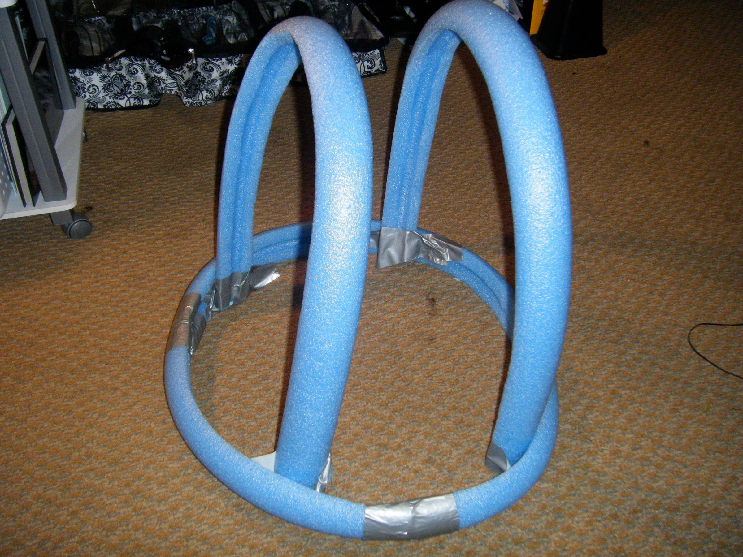 How to Create a Kevin Costume (The Bird From UP) : 8 Steps (with ...