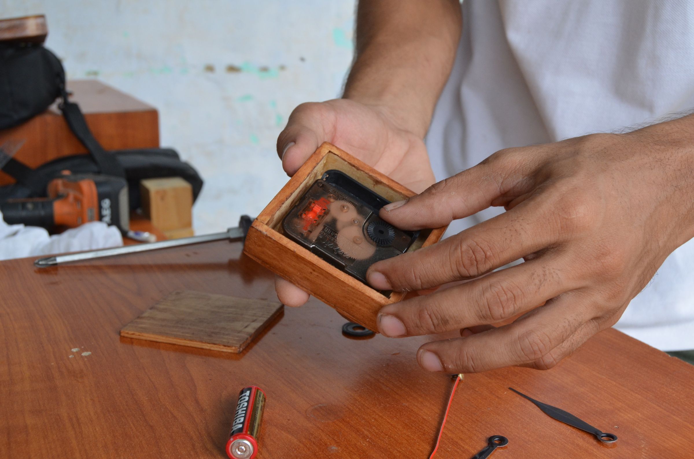 The Classic Wall Clock : 8 Steps (with Pictures) - Instructables