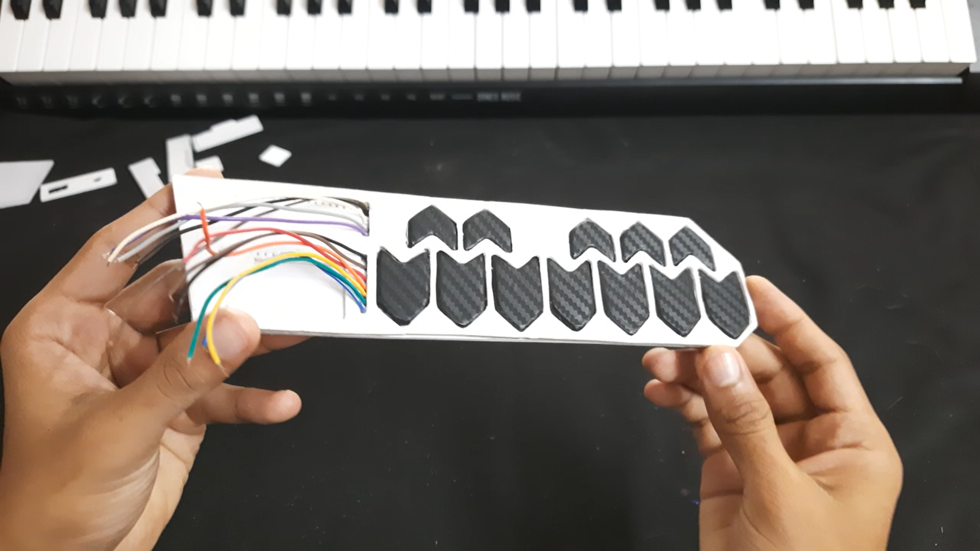 DIY MIDI Bookmark / Piano / Keyboard Using ESP32 and MPR-121 Capacitive Touch Sensor : 7 Steps ...