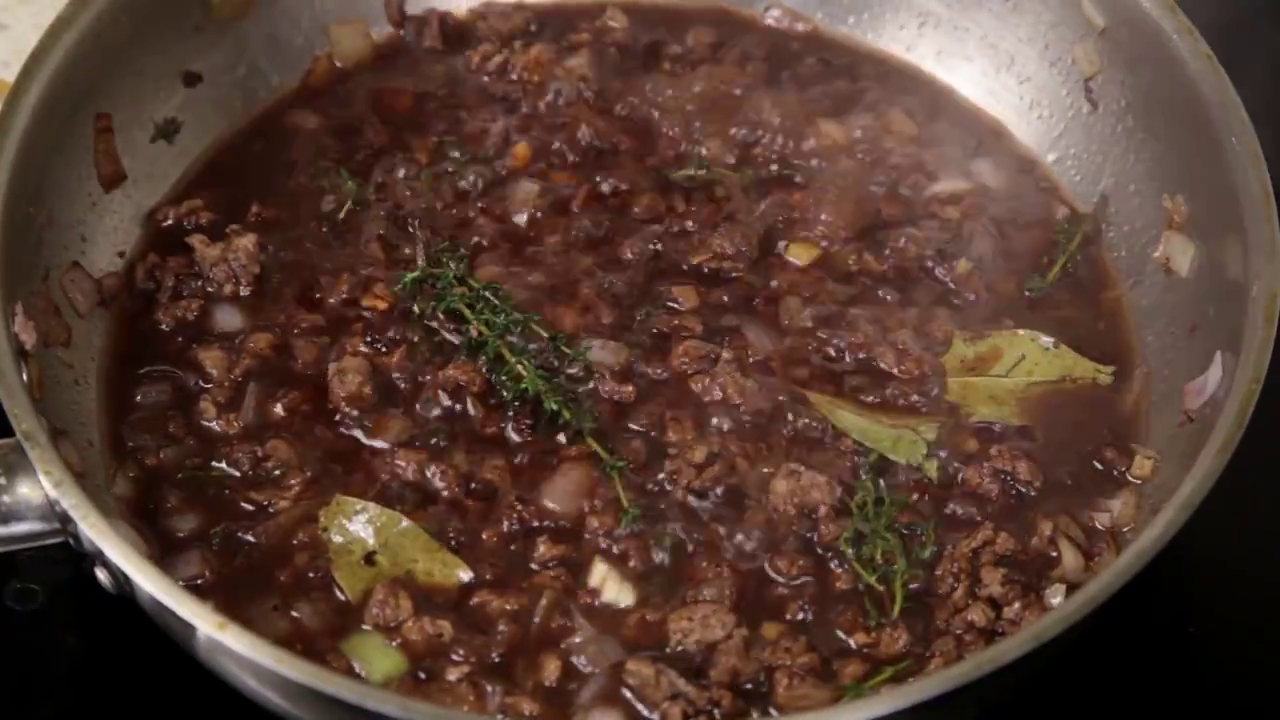 How to Cook a Red Wine Reduction Sauce : 10 Steps - Instructables