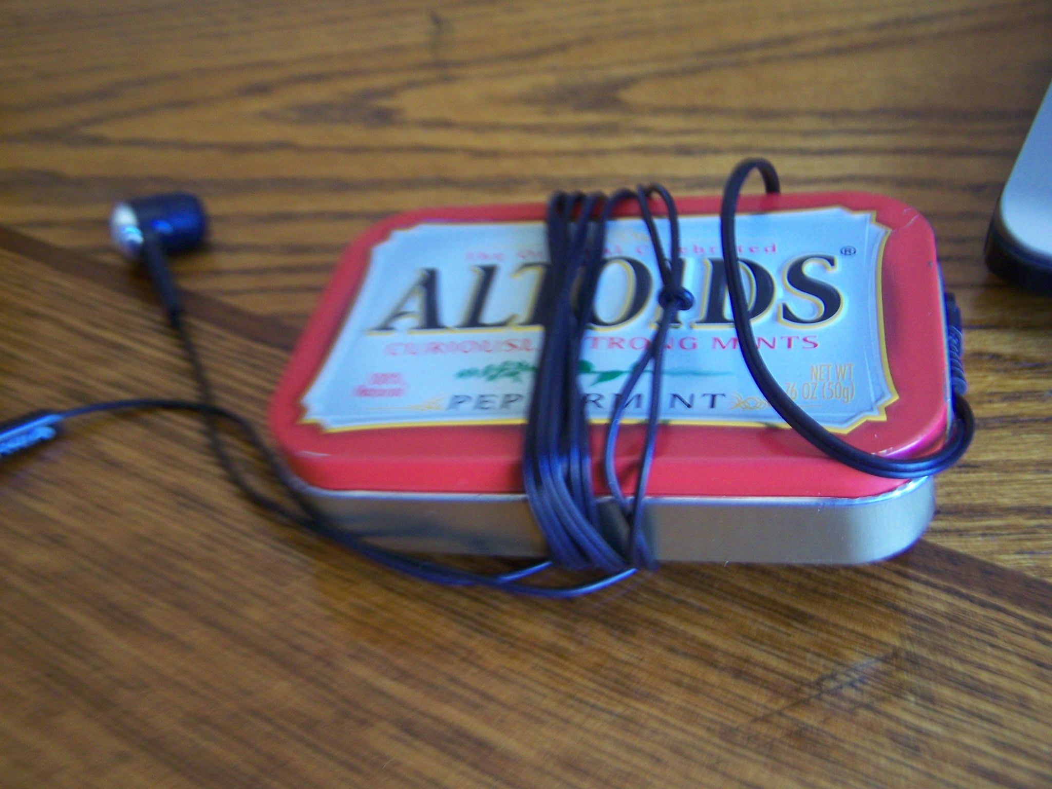 How to Make an Easier Altoids Ipod Case : 4 Steps - Instructables
