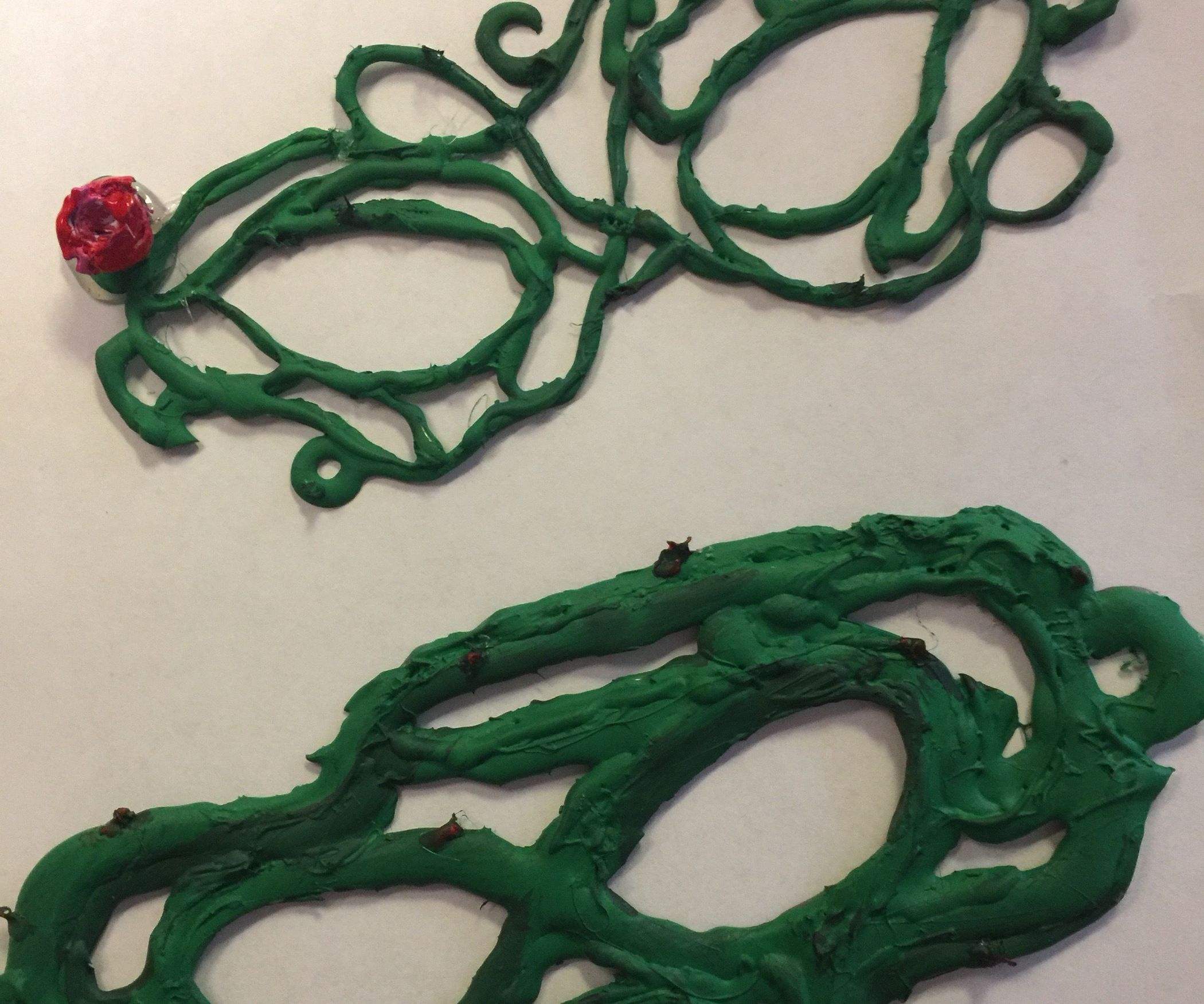 DIY Hot Glue Rose Vine Masquerade Masks : 7 Steps - Instructables