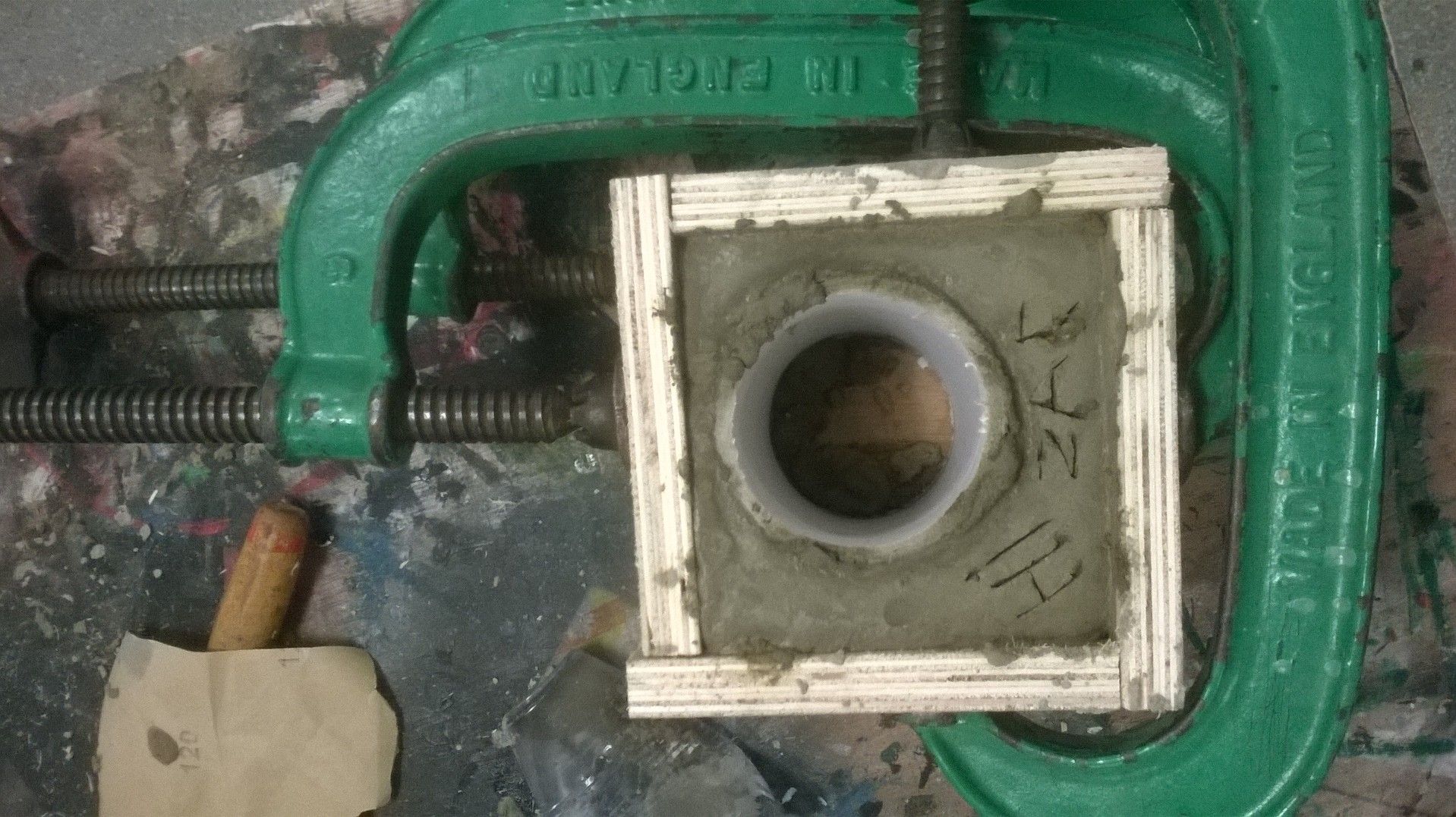 How to Mix Concrete or Cement : 4 Steps (with Pictures) - Instructables