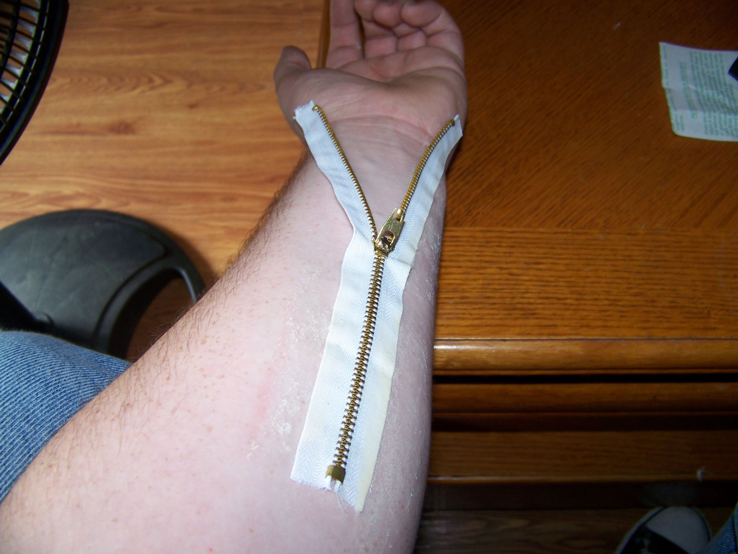 Very Easy Zipper Arm - Instructables