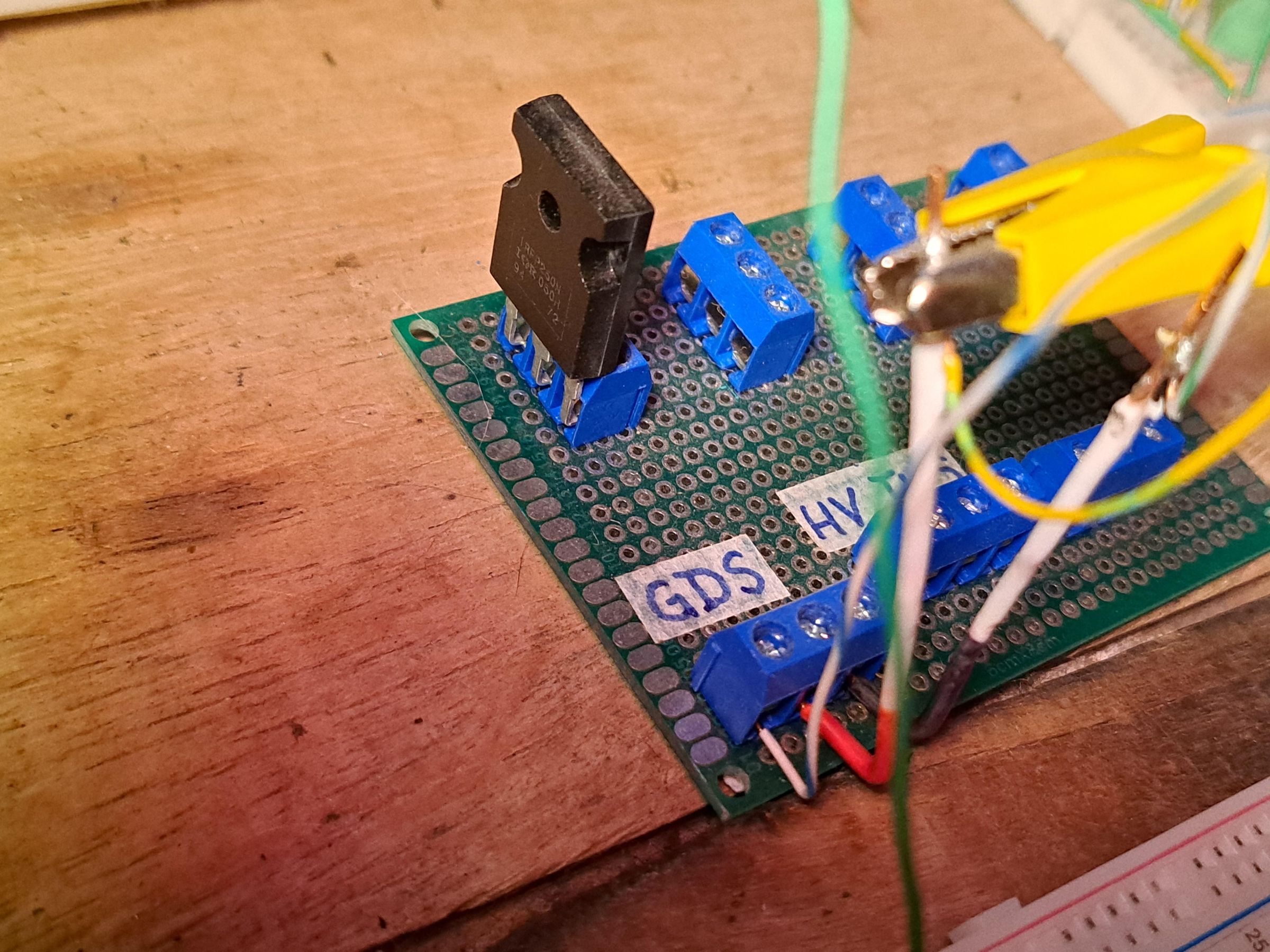 LDO Voltage Regulator, 1 MOSFET, 2 BJTs, and a Zener,