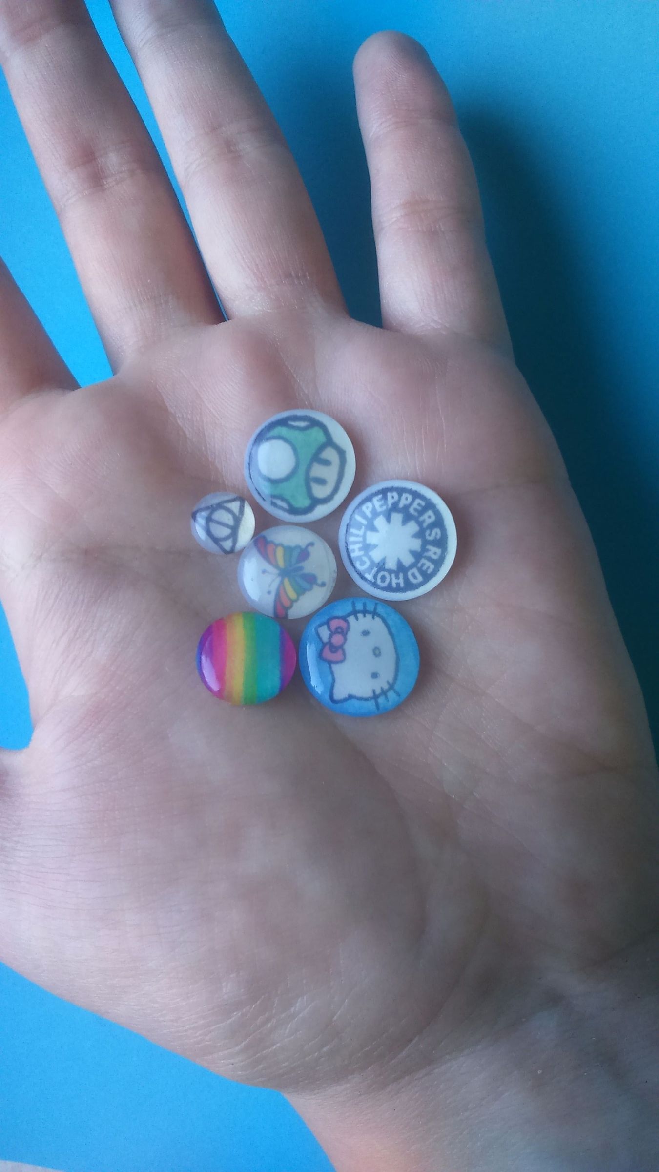 DIY Faux Resin Charms/Gems Using Hot Glue : 3 Steps (with Pictures ...