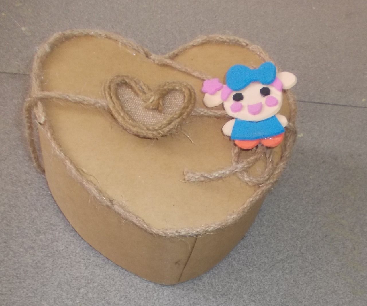 Miss La Sen Candy Box : 16 Steps - Instructables