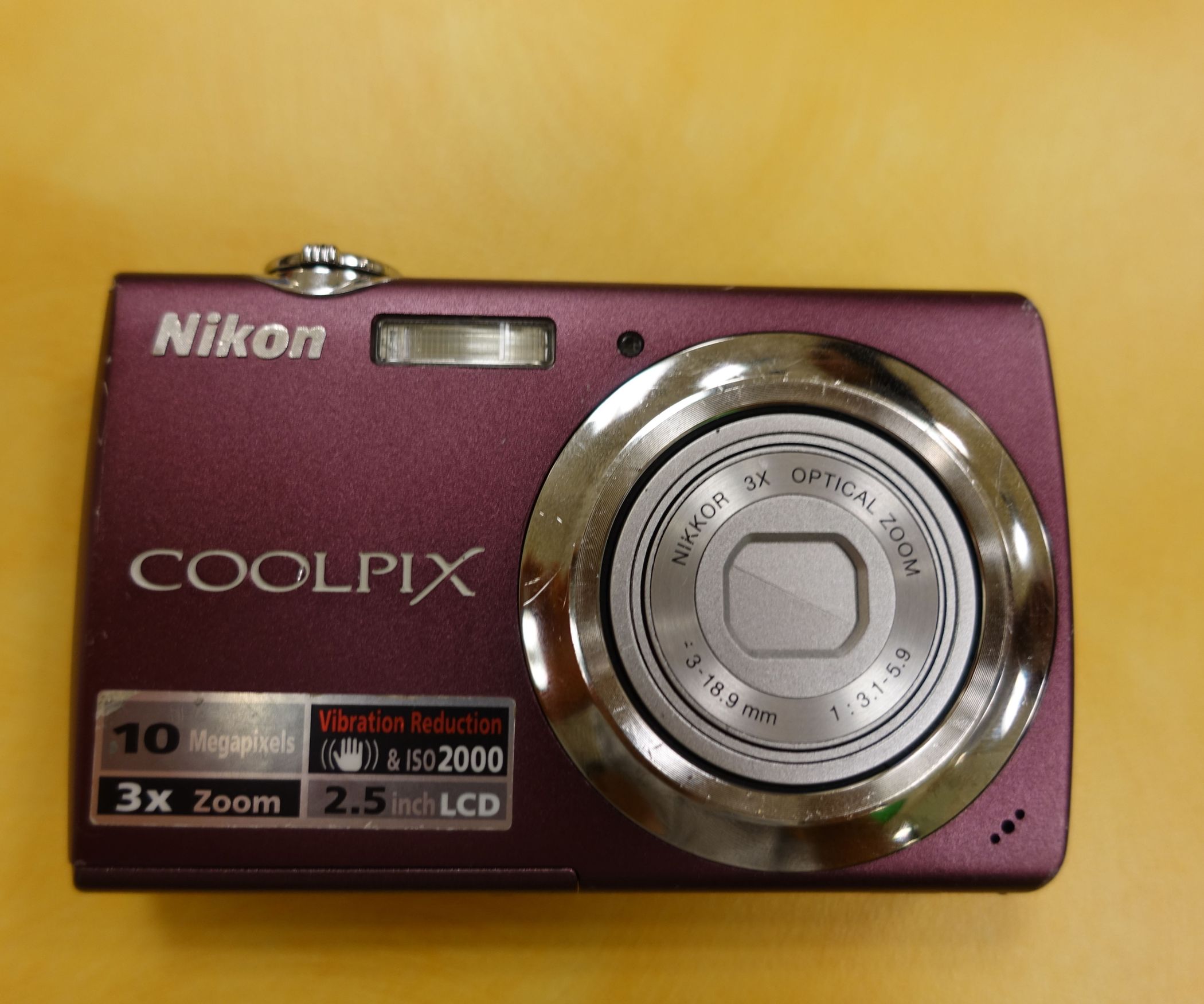 Replacing Screen on Nikon Coolpix S220 : 8 Steps - Instructables