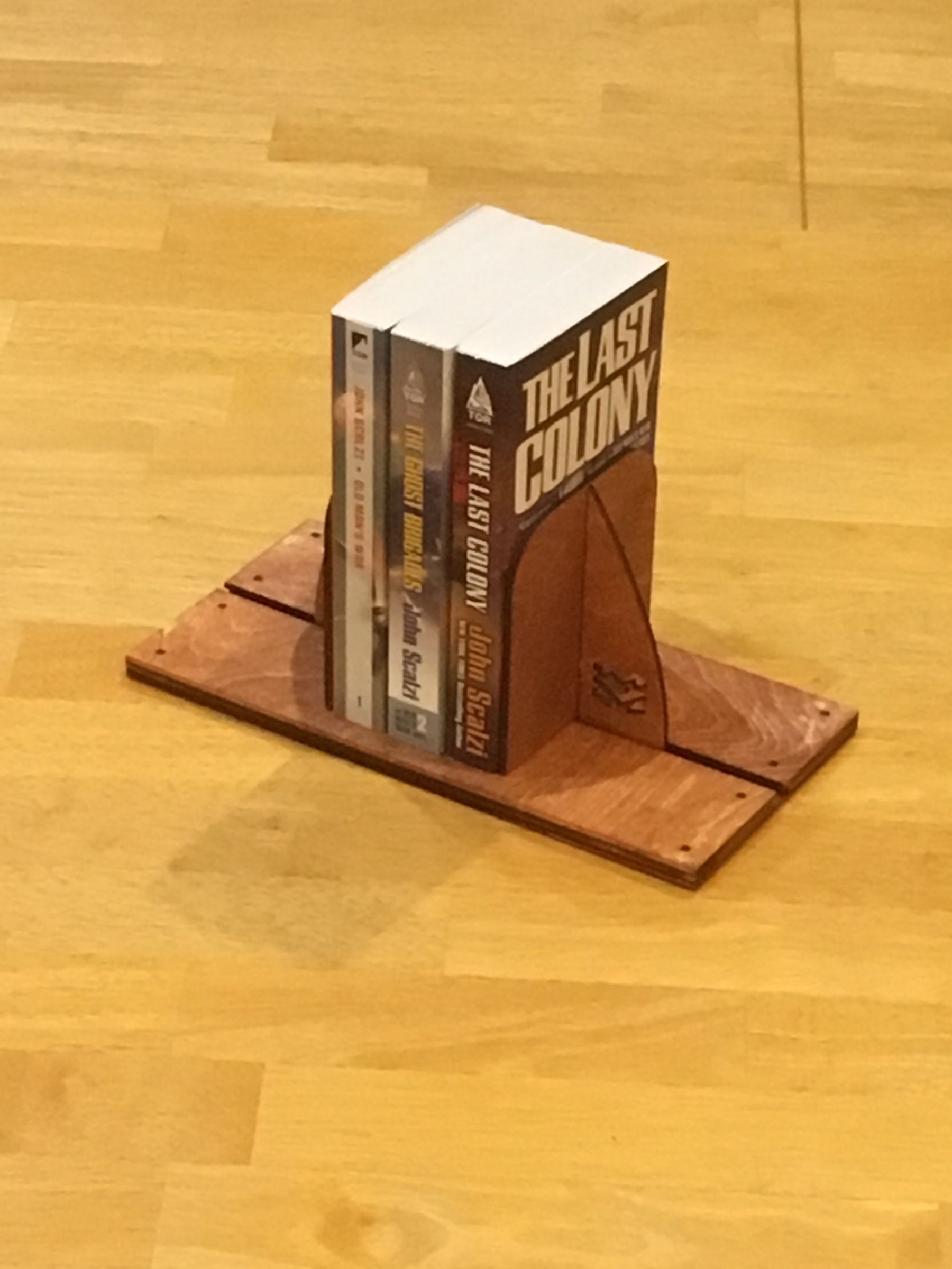 Shelfomatic (Bookshelf With Adjustable, In-rail Bookends) : 12 Steps ...