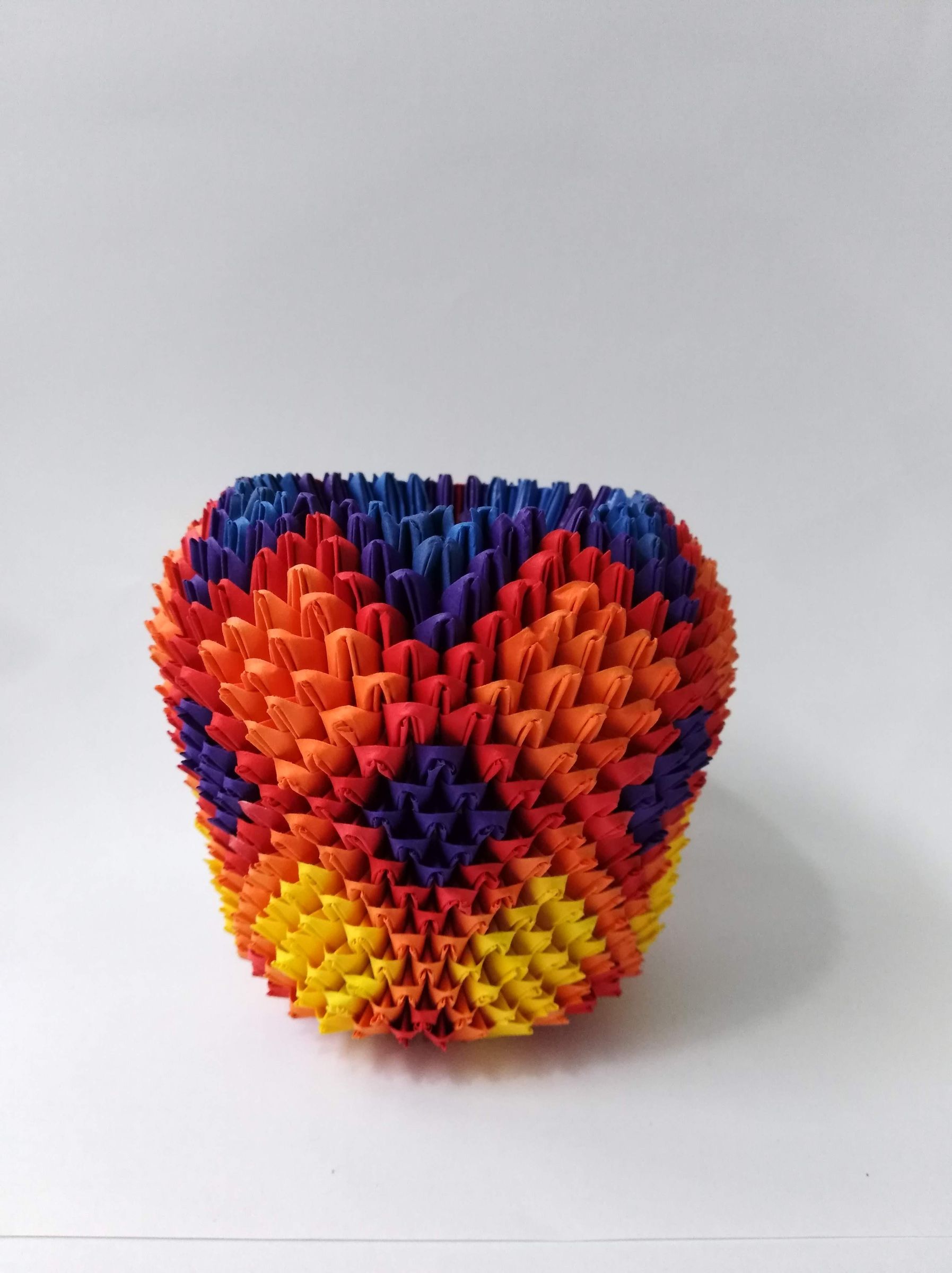 WATERPROOF Rainbow Origami Vase : 7 Steps (with Pictures) - Instructables