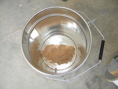 Mini Cyclone Bucket Dust Collector : 7 Steps - Instructables