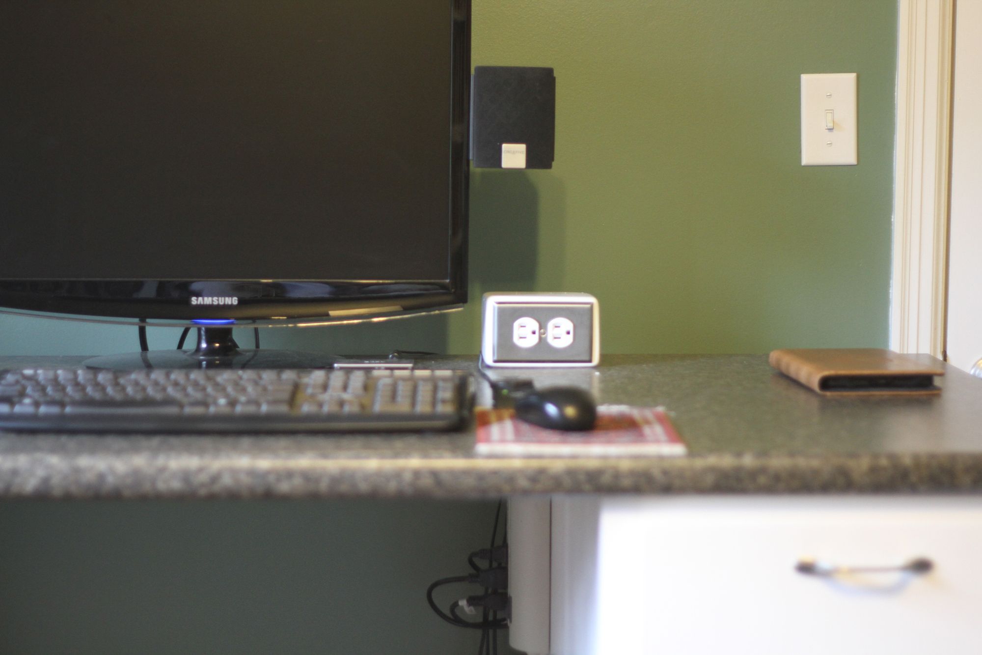 Desktop Power Outlet : 6 Steps (with Pictures) - Instructables