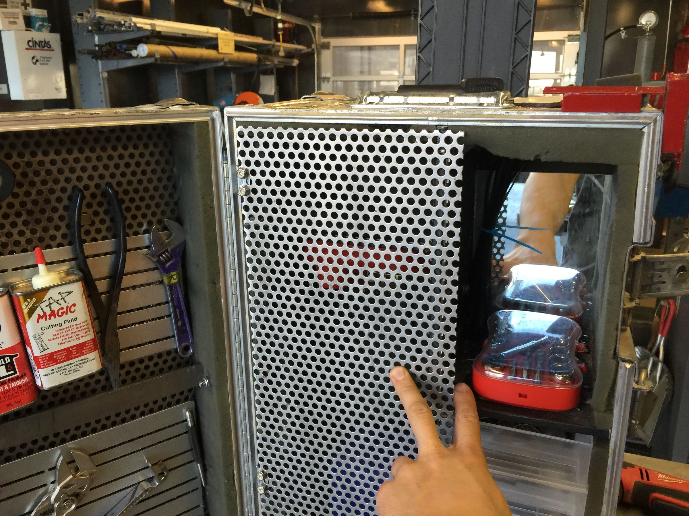 Flight-case Toolbox and Workstation : 20 Steps (with Pictures ...